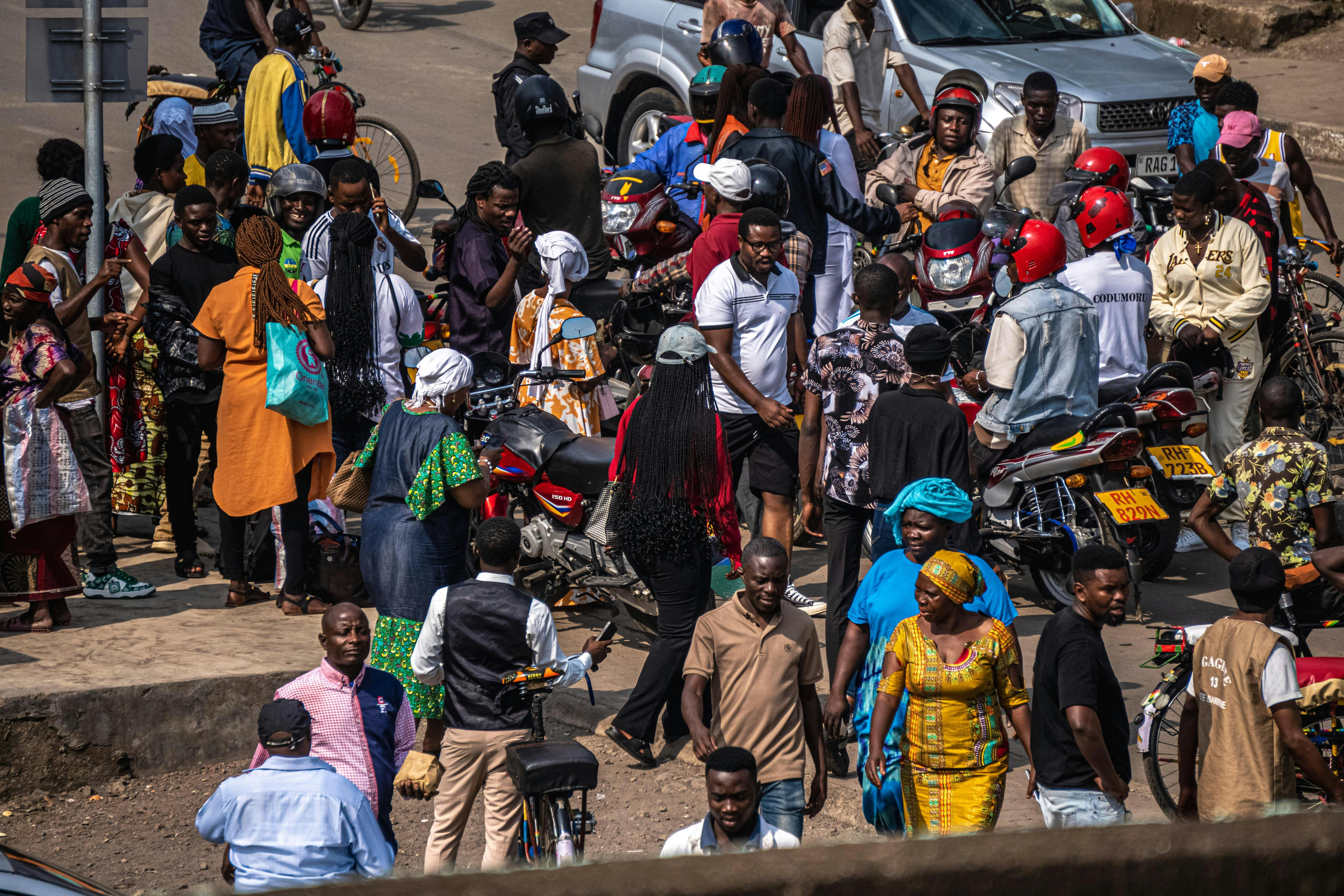 Taxi Commuters In South Africa Photos, Download The BEST Free Taxi ...