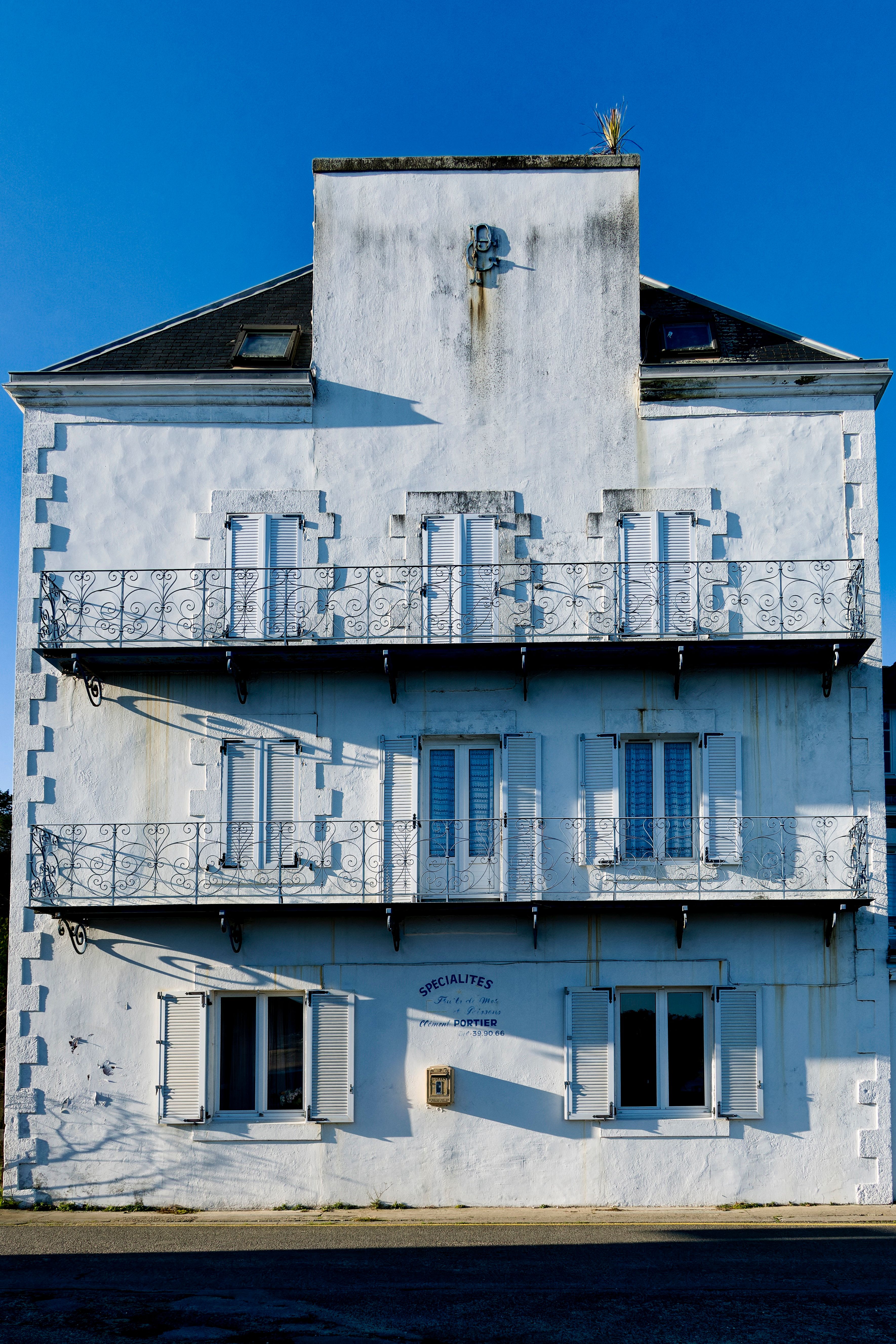 Charming White Facade in Brittany, France · Free Stock Photo