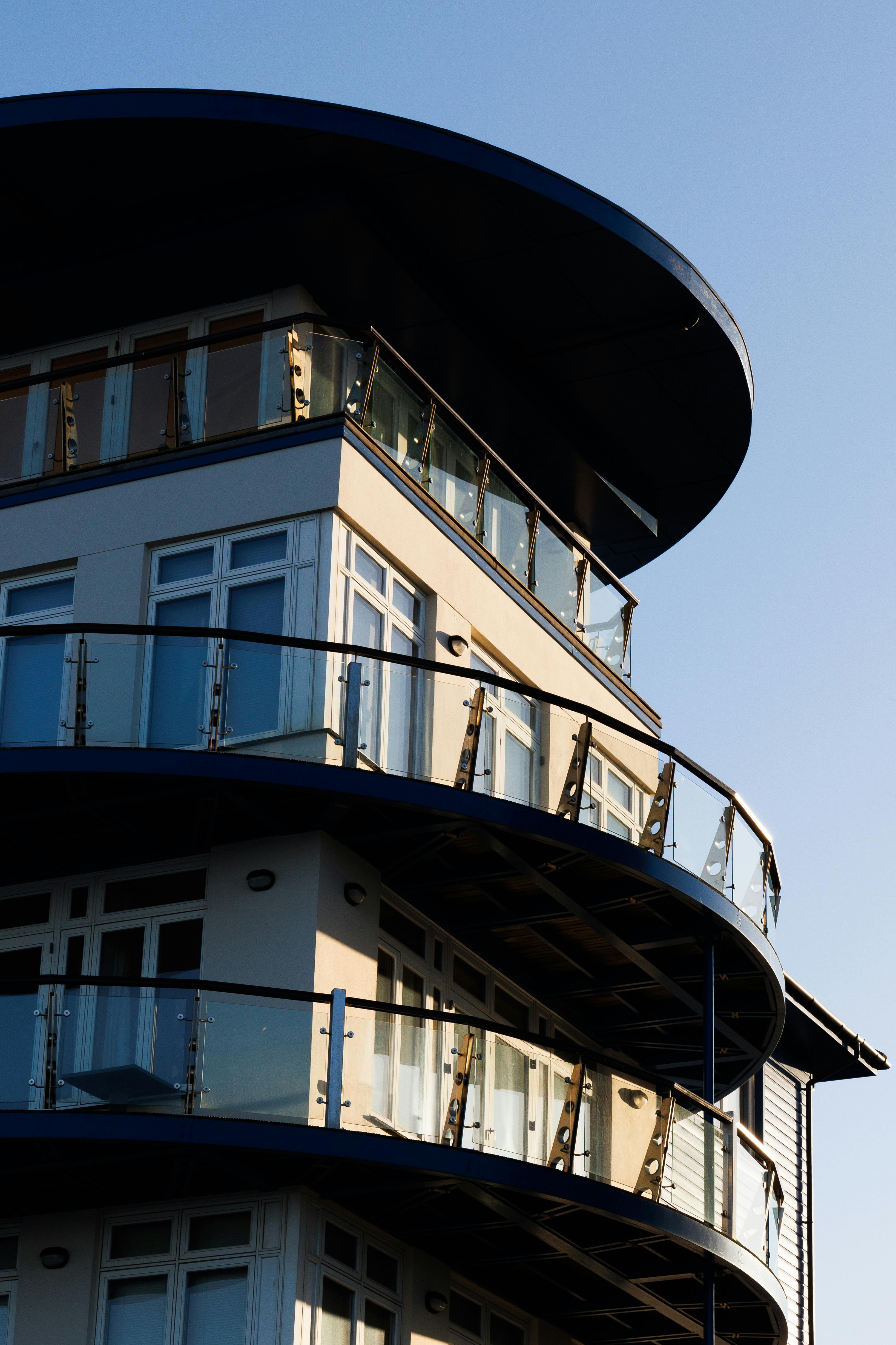 Modern Architectural Design of Circular Building · Free Stock Photo