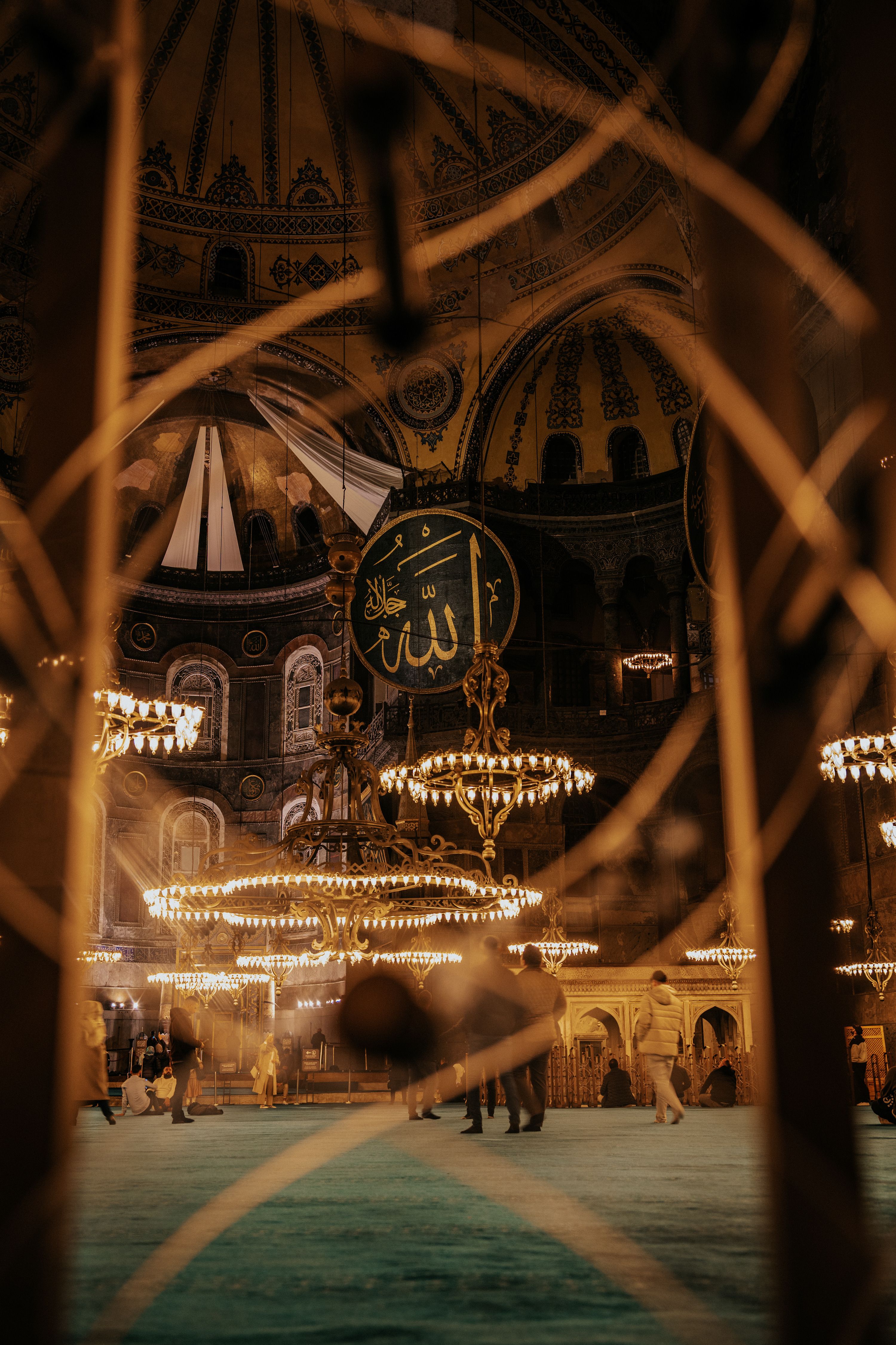 Illuminated Interior of Historical Mosque at Night · Free Stock Photo