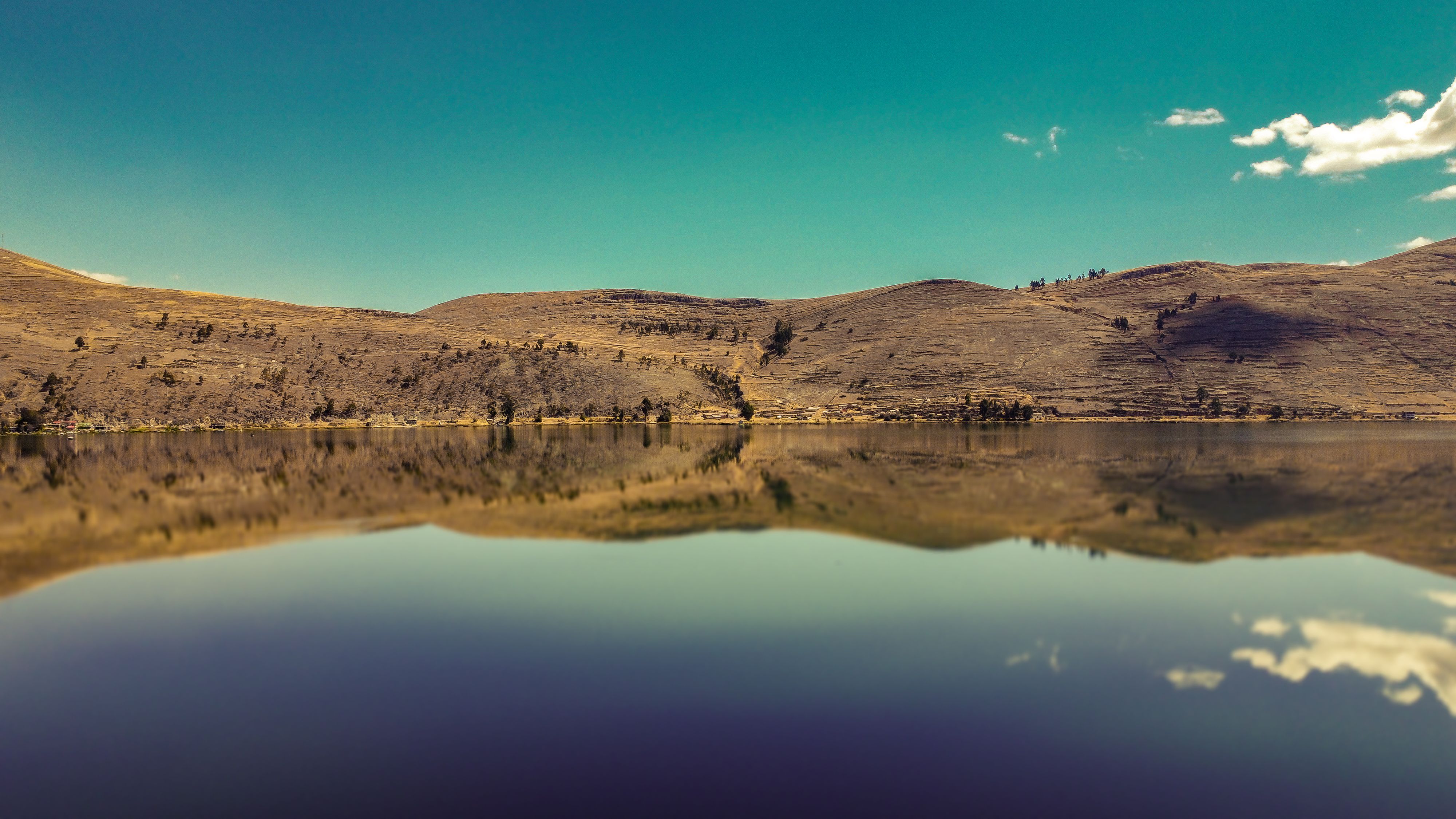 Serene Lake Reflection in the Peruvian Andes · Free Stock Photo