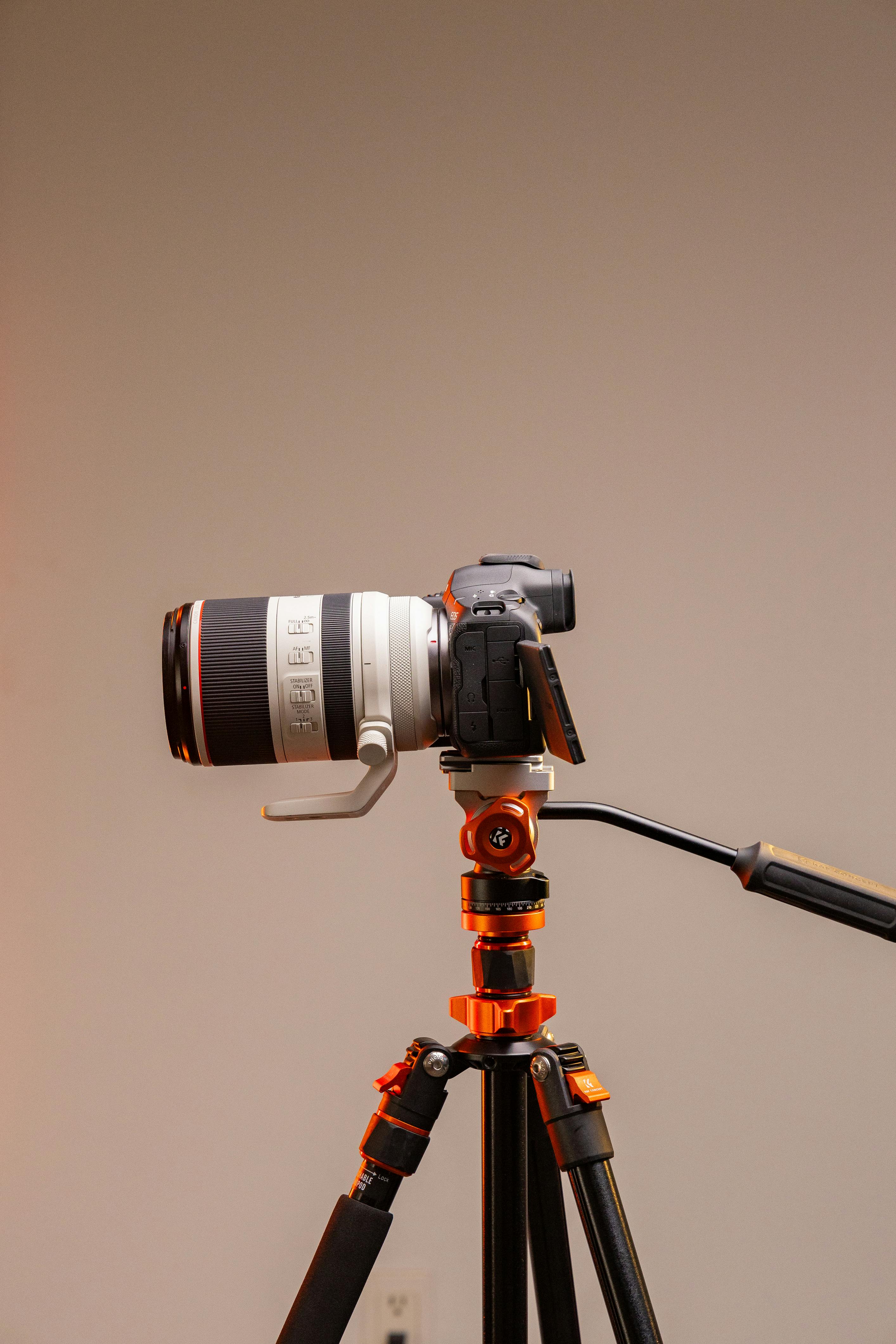 Professional Camera on a Tripod in Studio Setting · Free Stock Photo