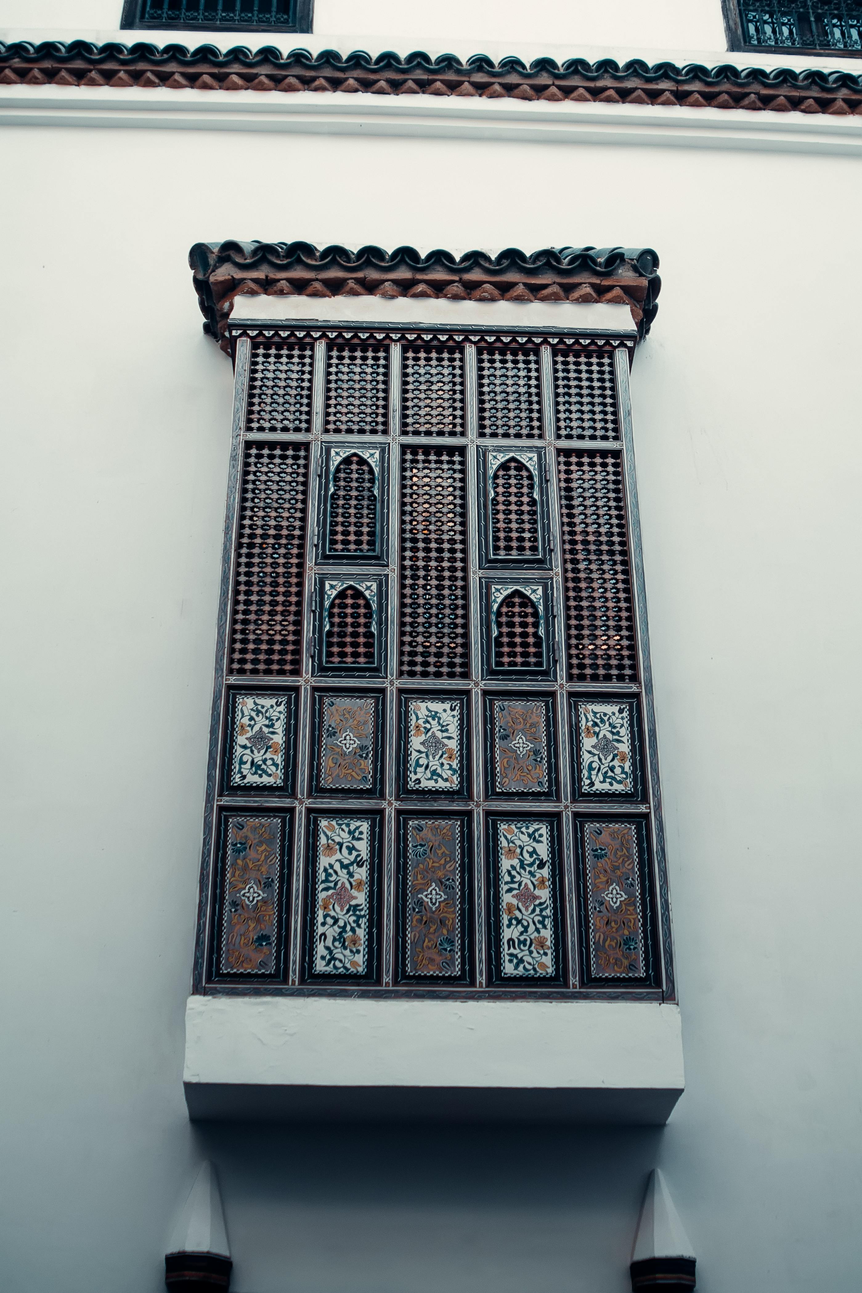 Authentic Moroccan Architectural Window in Marrakesh · Free Stock Photo