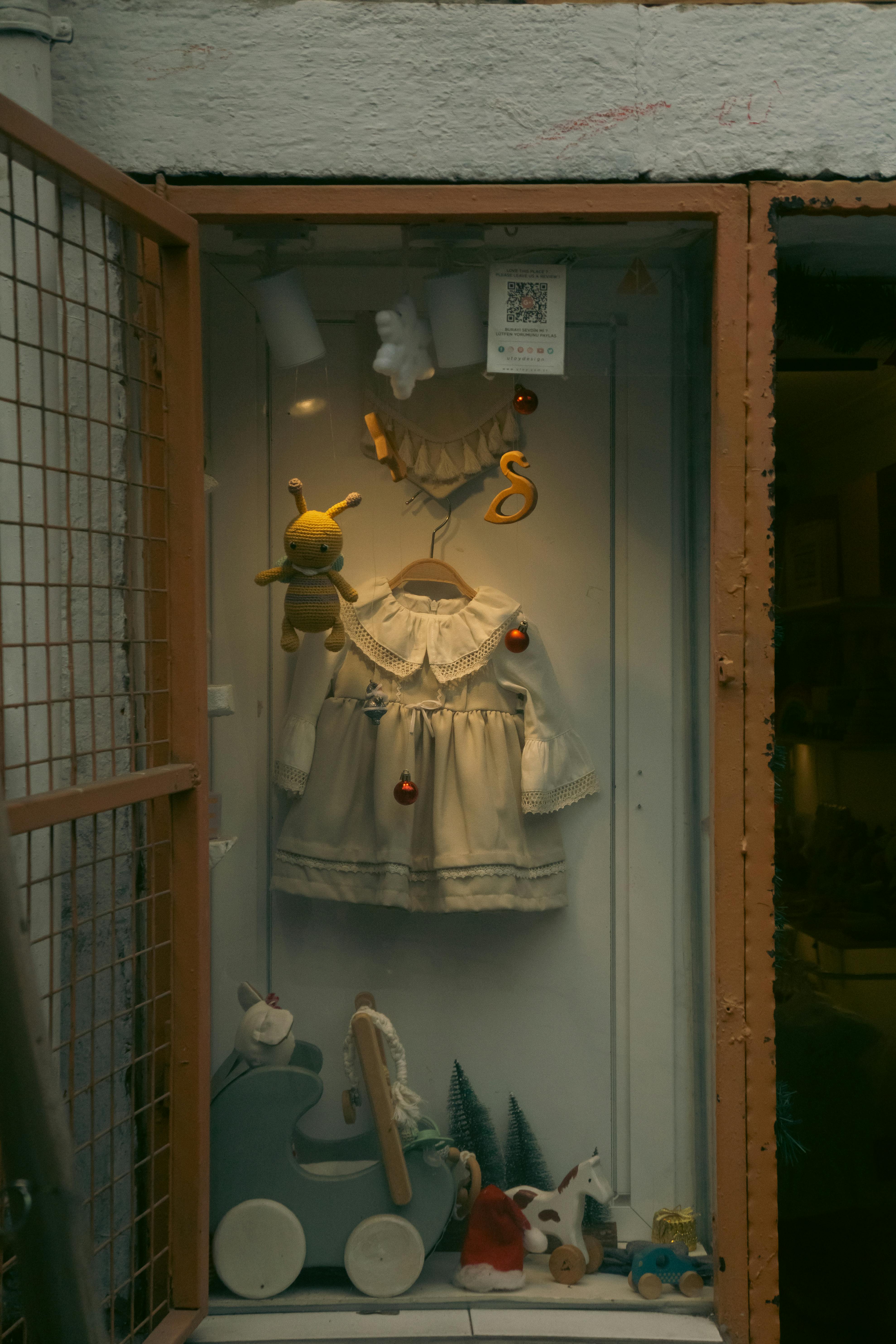 Charming Vintage Children's Storefront Display · Free Stock Photo