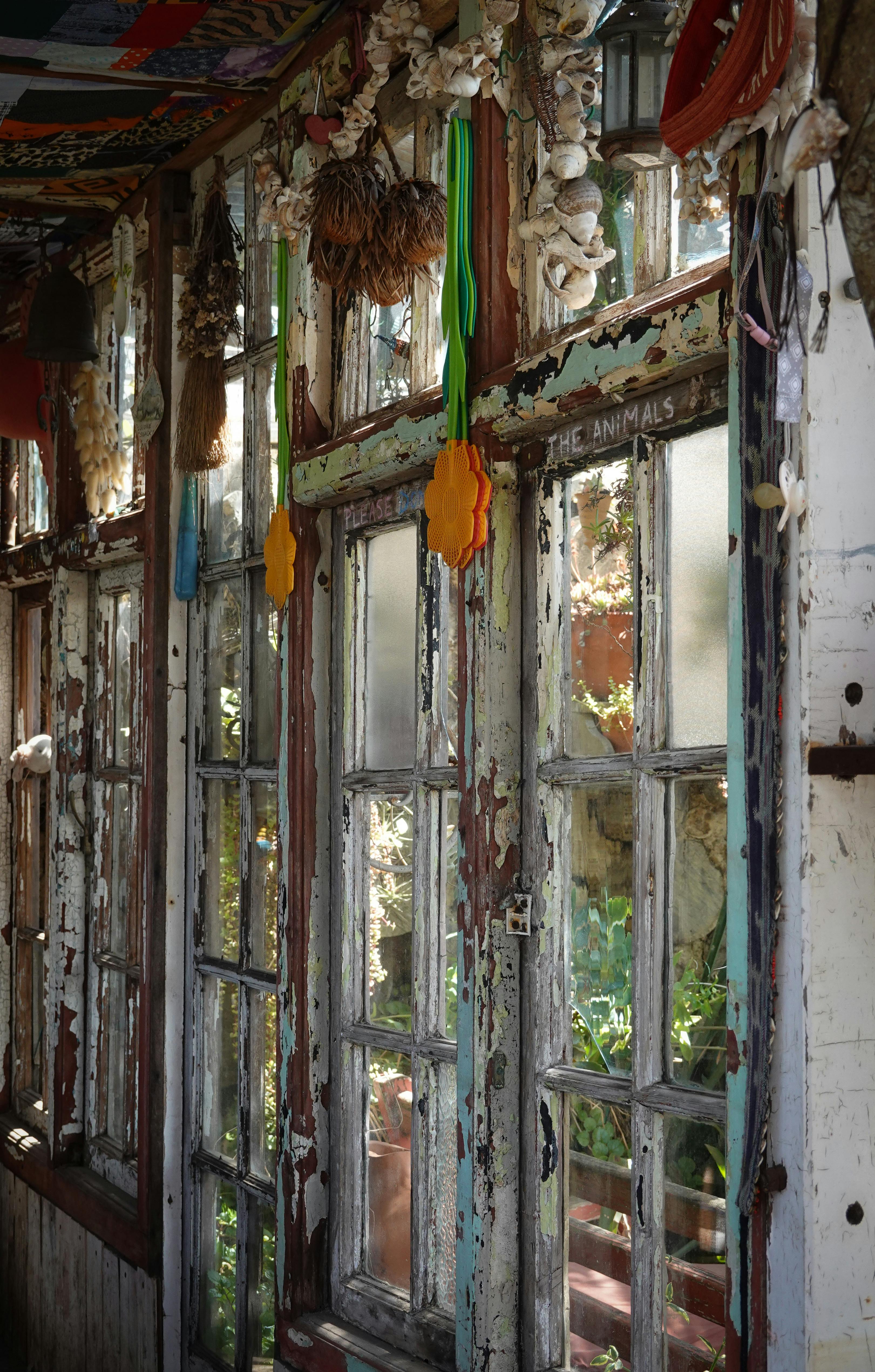 Rustic Garden Window Decor with Natural Elements · Free Stock Photo