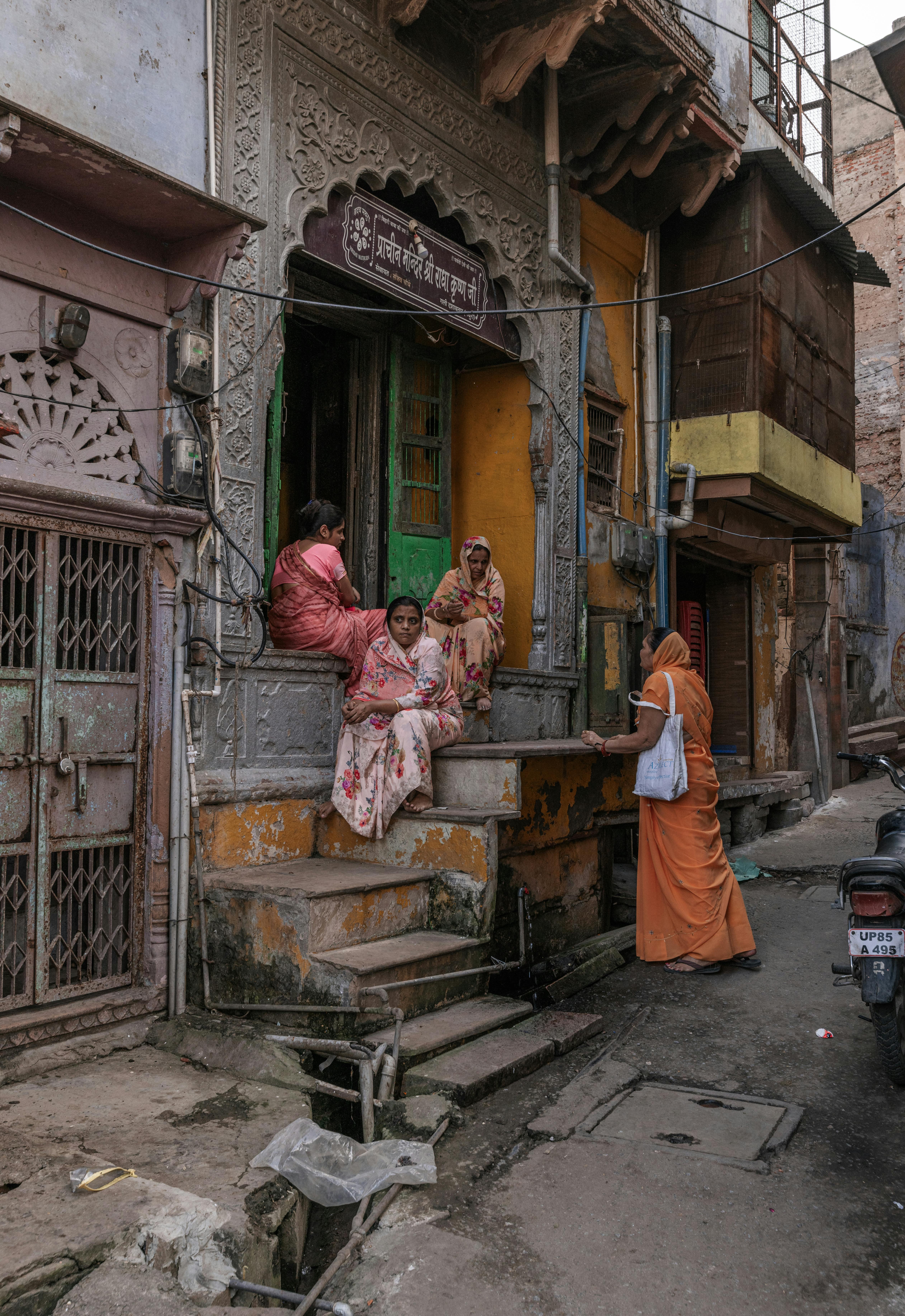Traditional Street Scene in Mathura, India · Free Stock Photo
