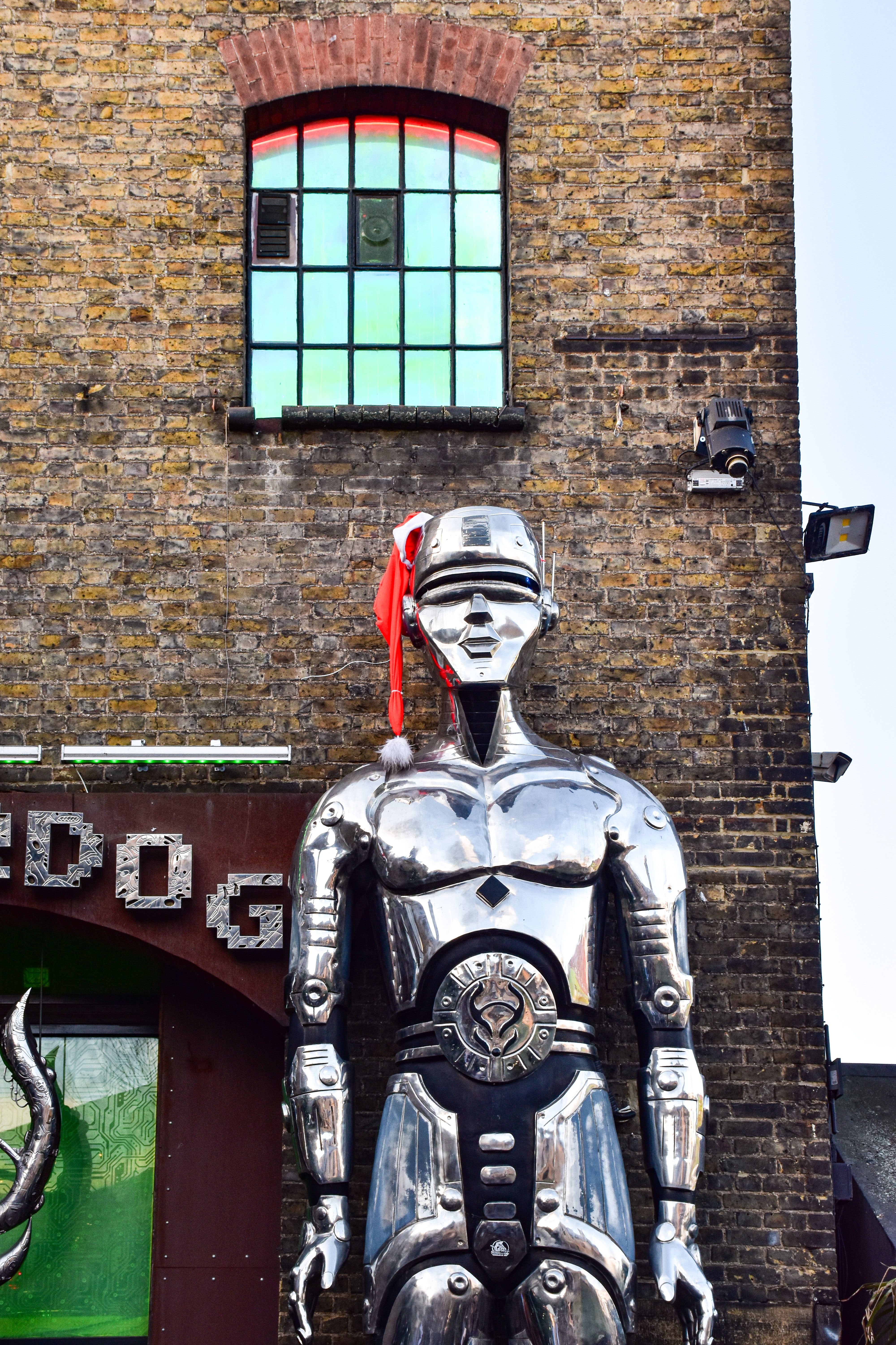 Futuristic Robot Statue in Camden Market, London · Free Stock Photo
