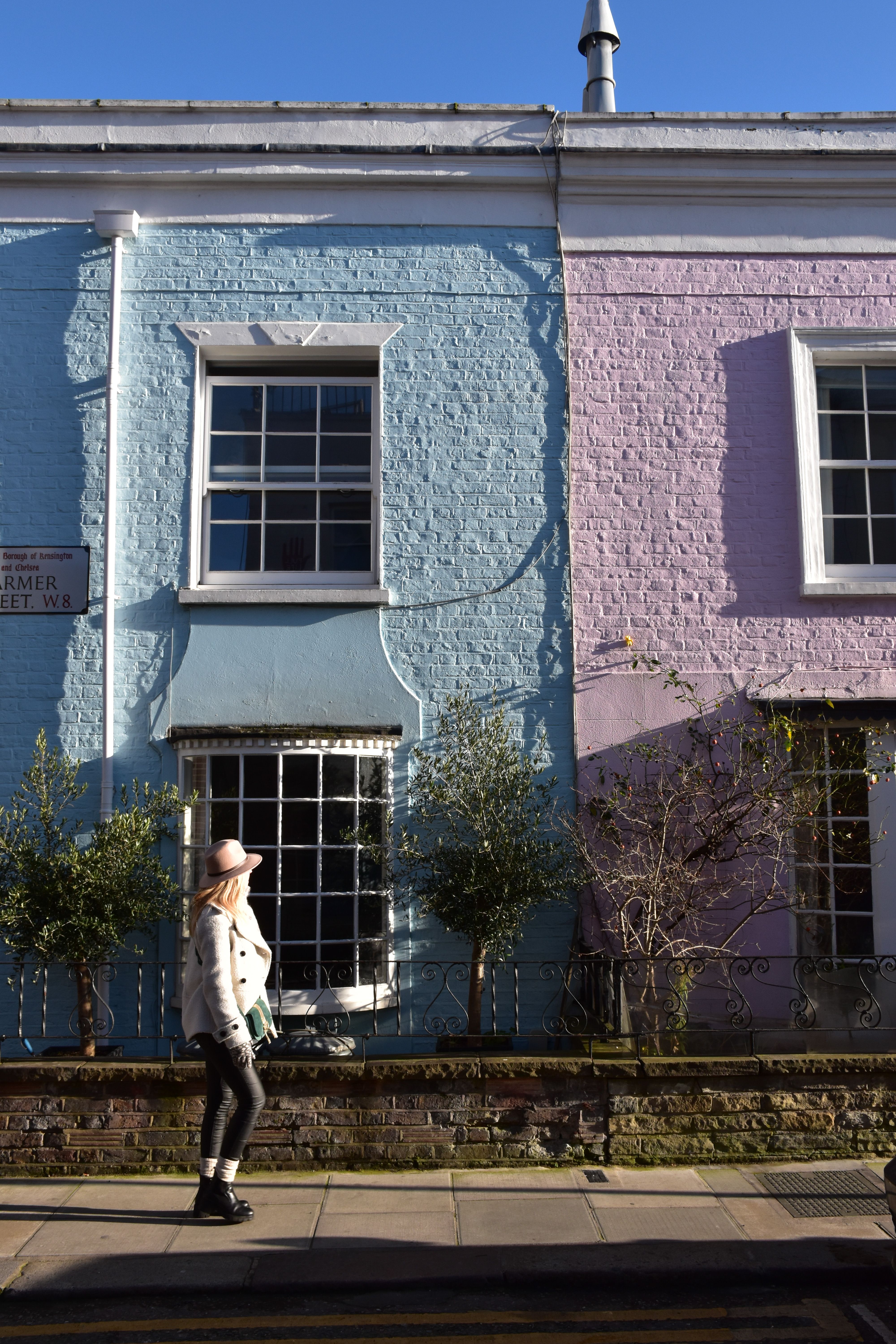 Colorful London Neighborhood Street Scene · Free Stock Photo