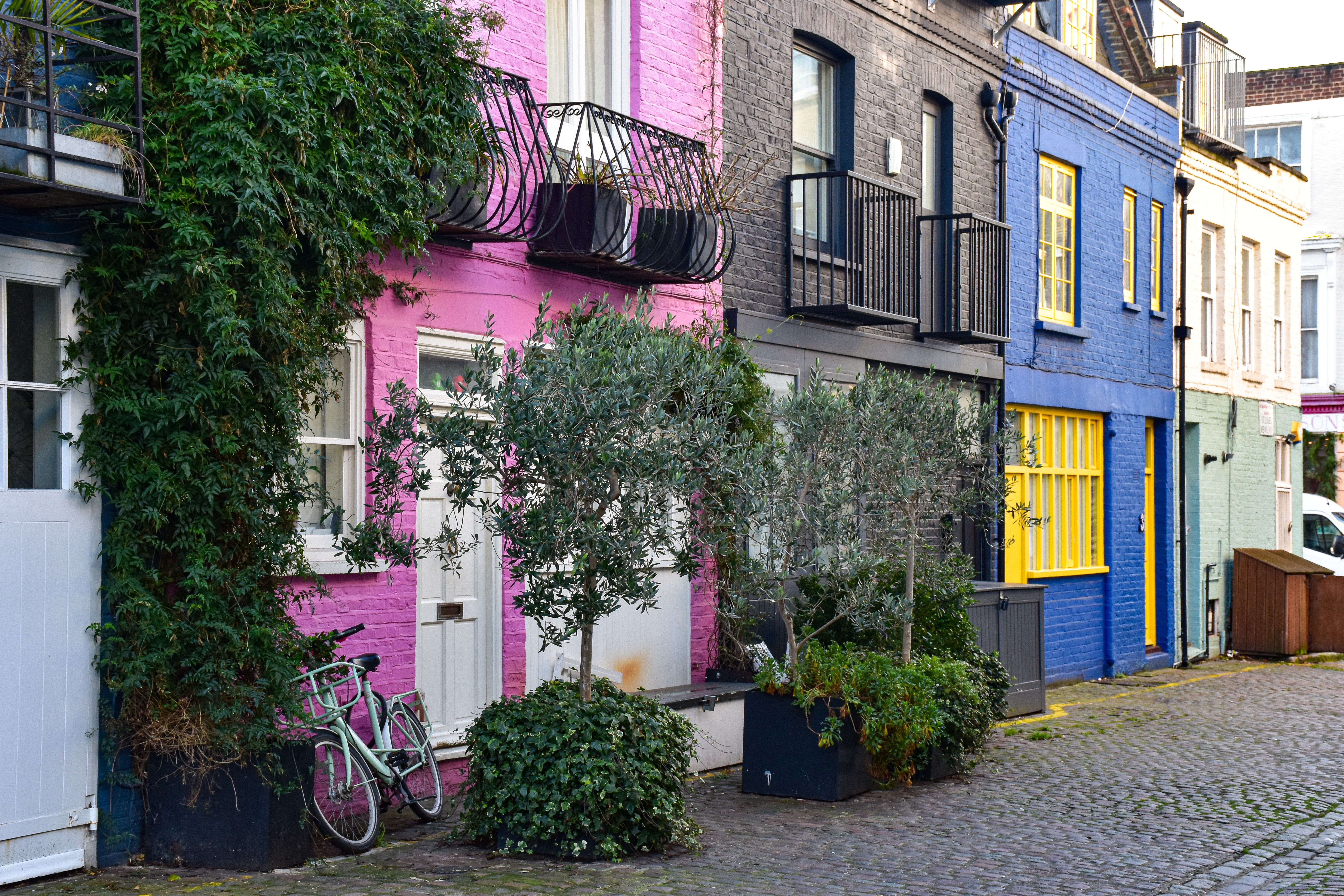 Colorful Mews Houses in London, England · Free Stock Photo
