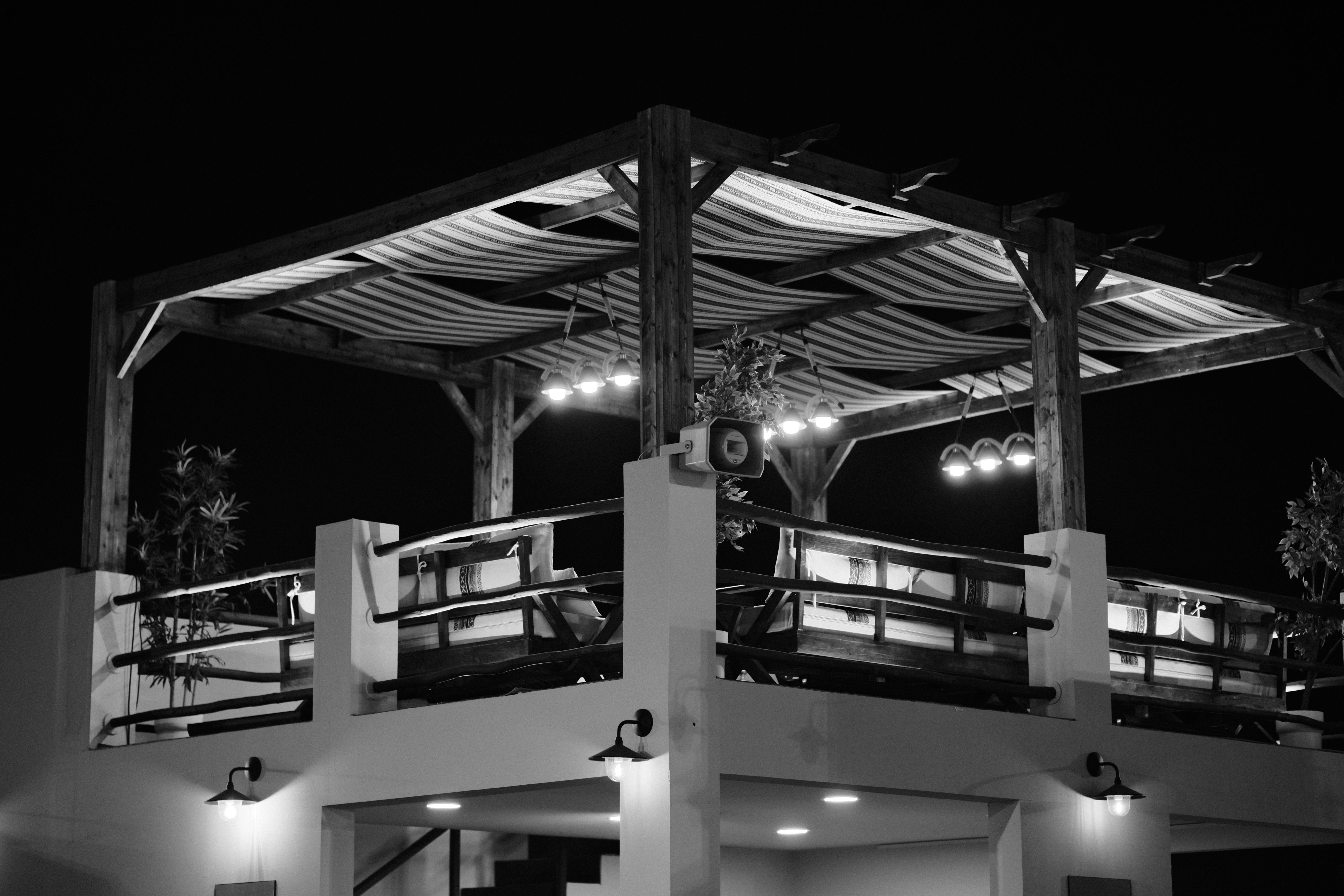 Chic Black and White Rooftop Dining in Qatar · Free Stock Photo