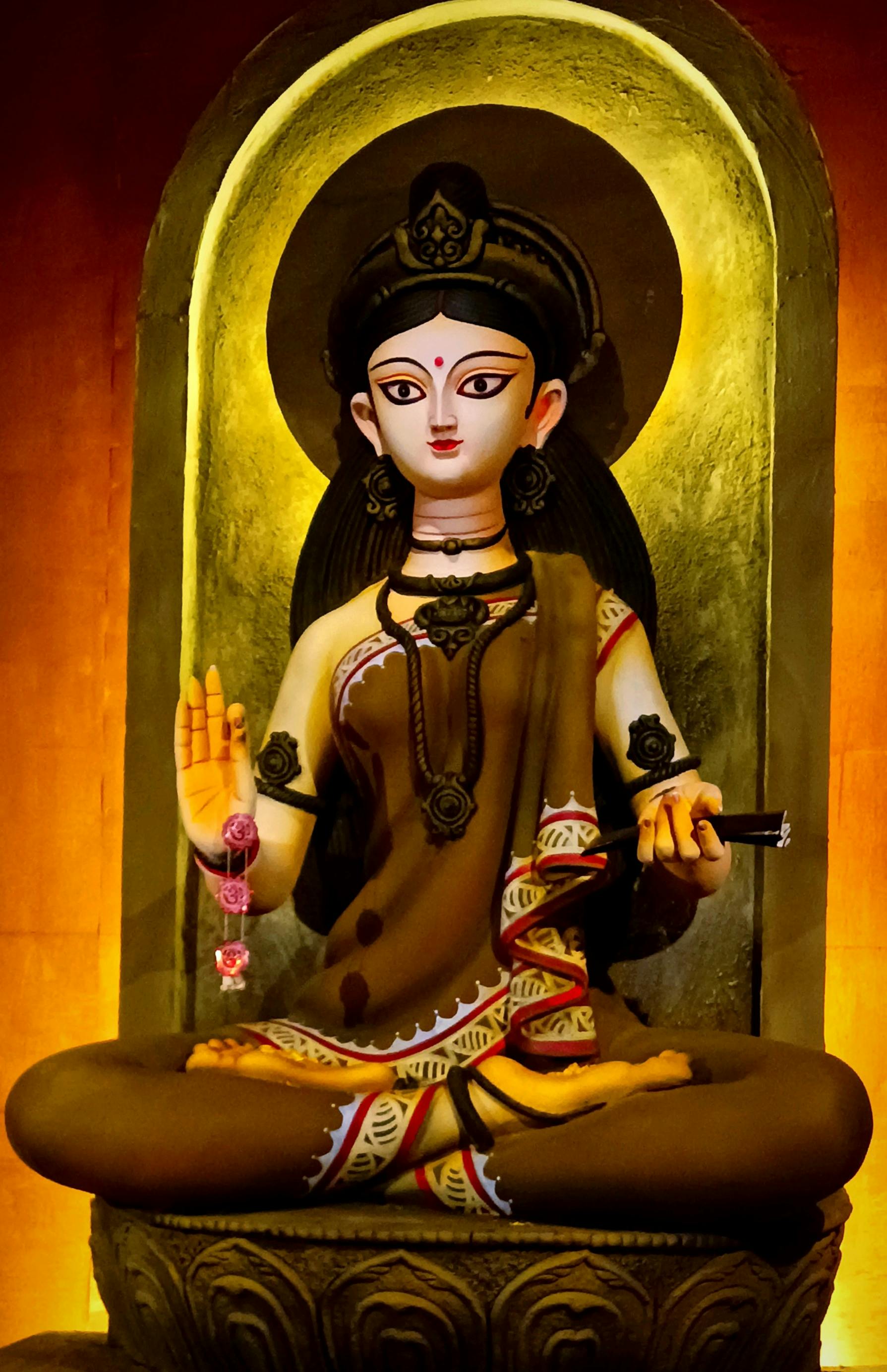 Intricate Durga Idol in Traditional Attire · Free Stock Photo