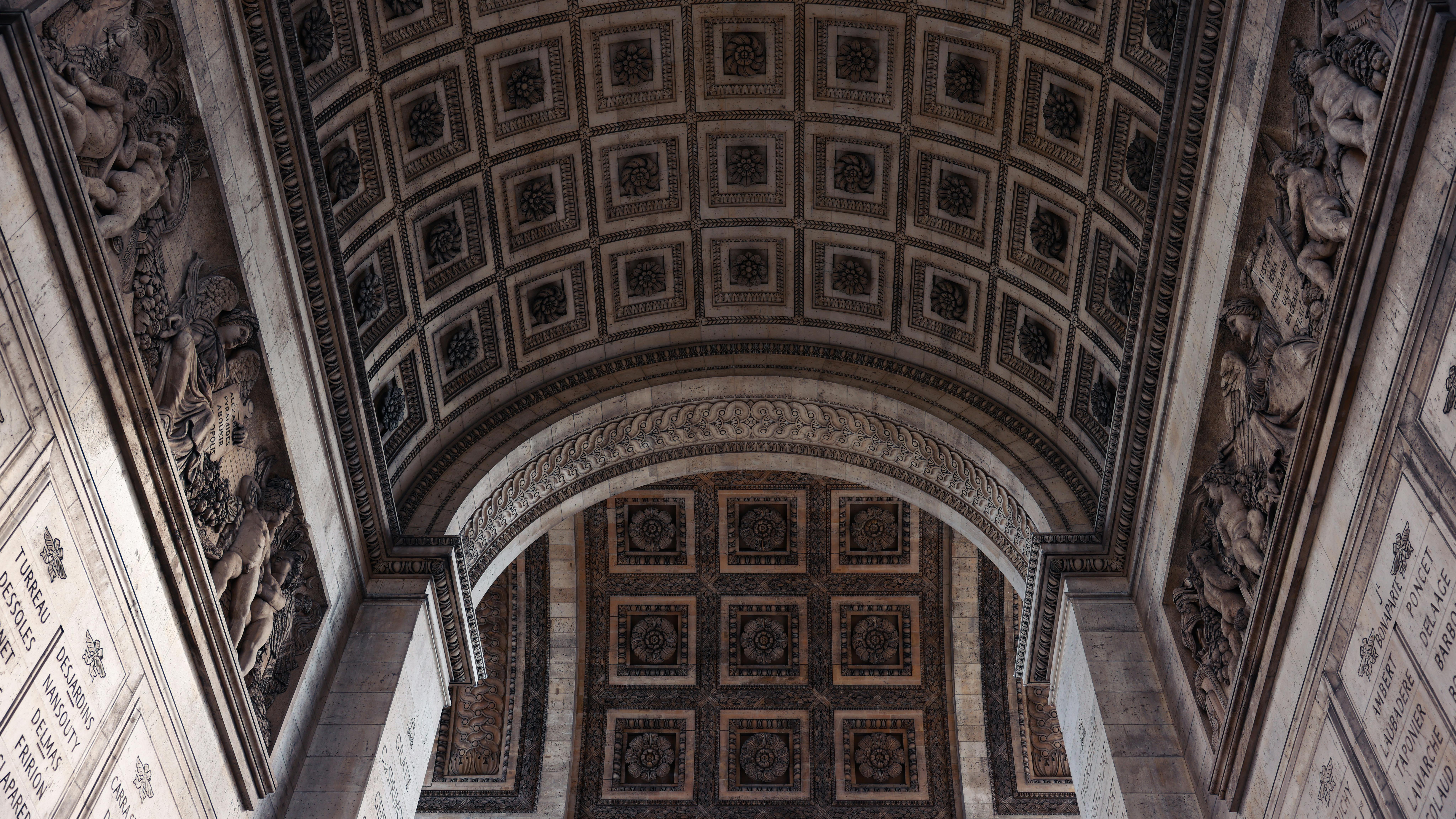 Intricate Architecture of the Arc de Triomphe Ceiling · Free Stock Photo