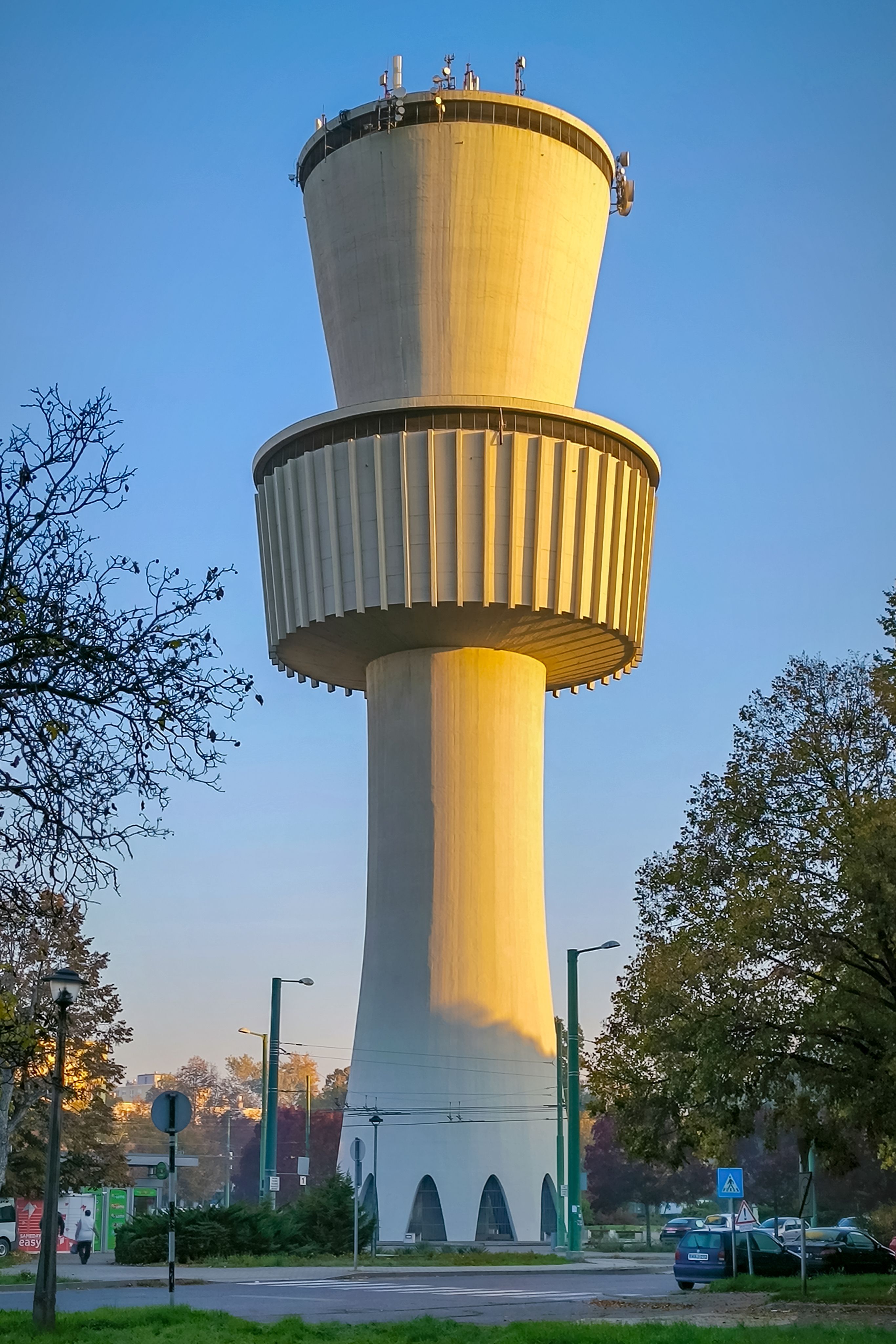 Szeged Water Tower Under Clear Blue Sky · Free Stock Photo