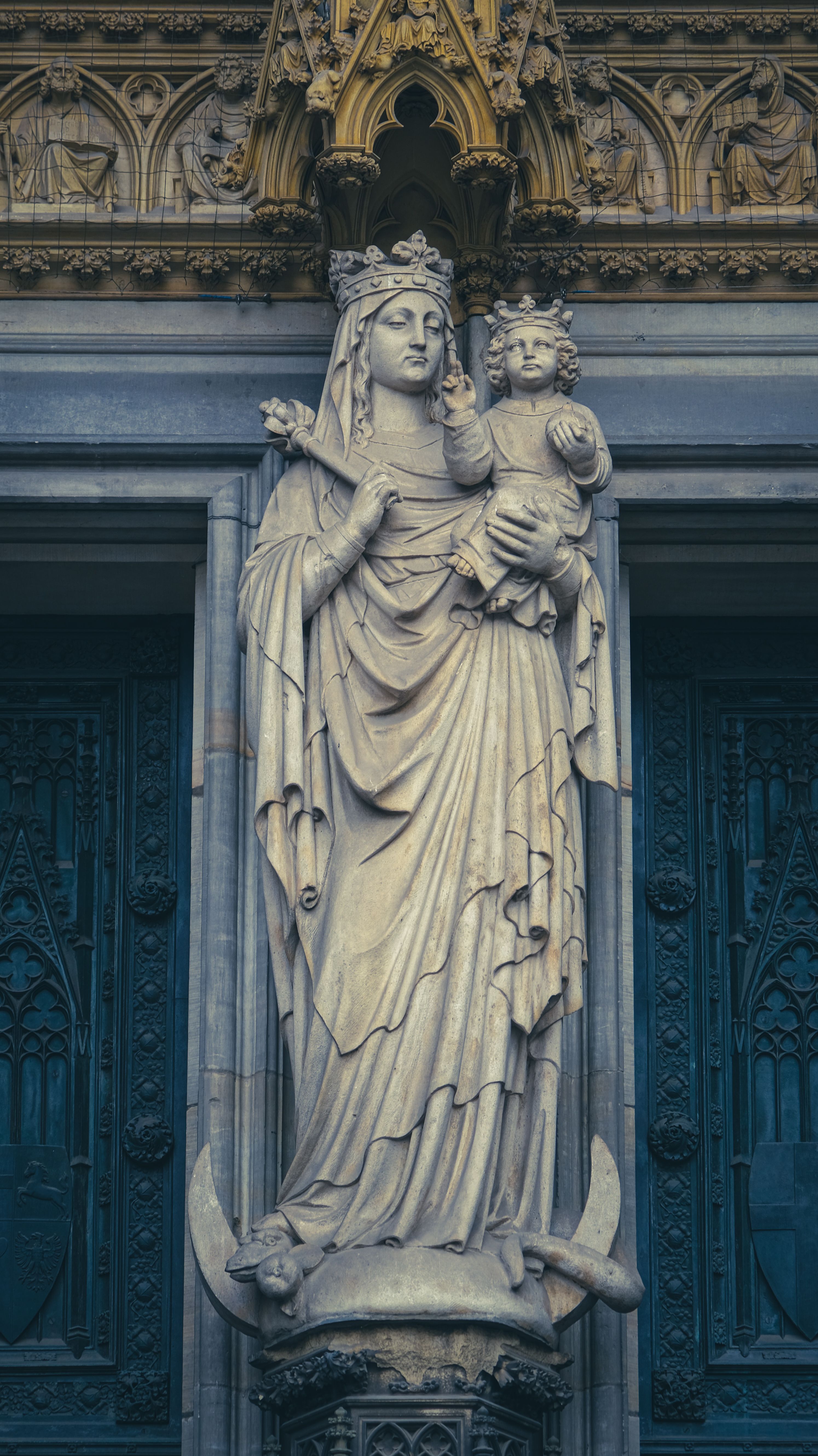 Gothic Cathedral Stone Statue in Detail · Free Stock Photo