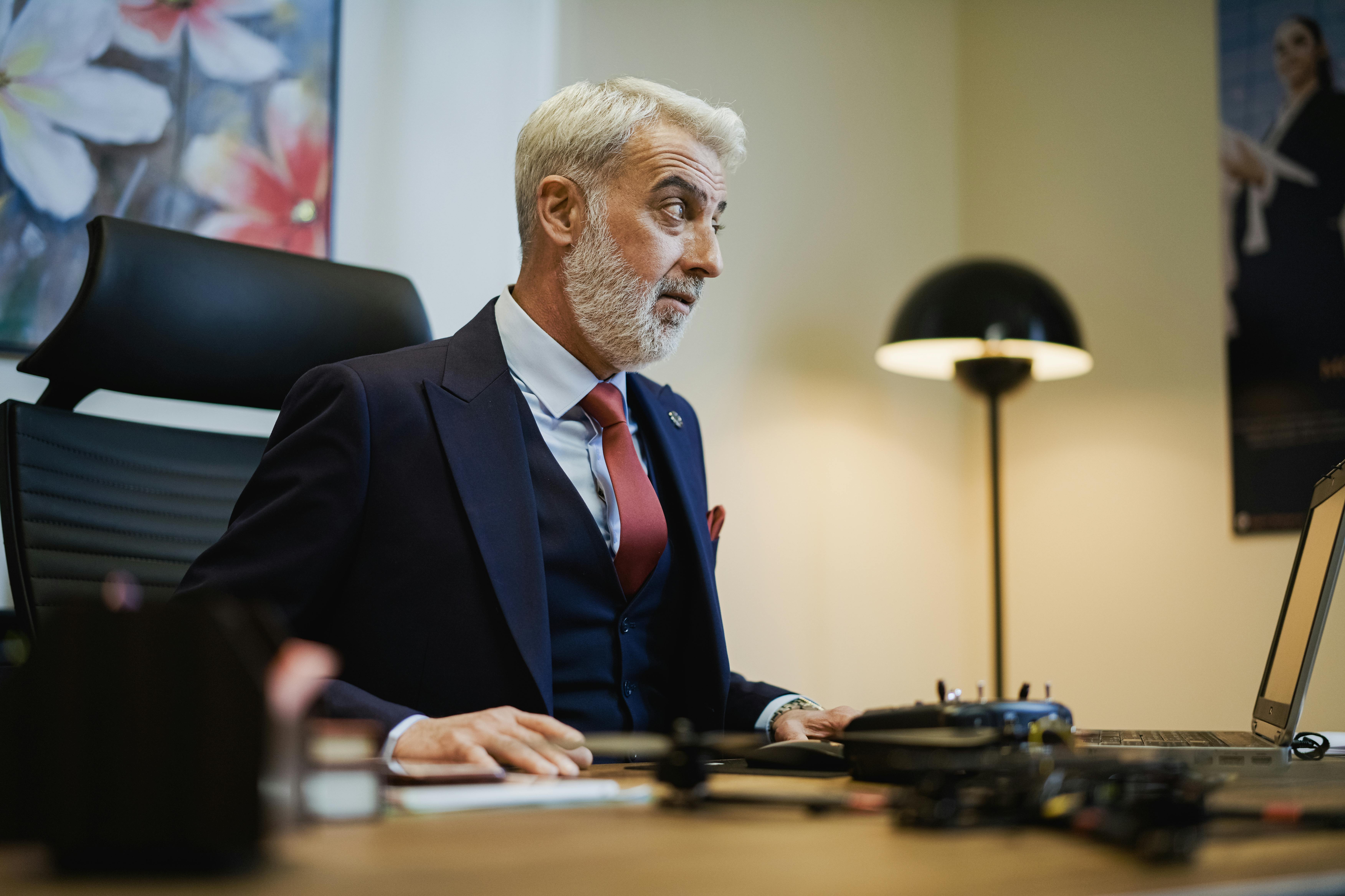 Man And Pc Photos, Download The BEST Free Man And Pc Stock Photos & HD ...