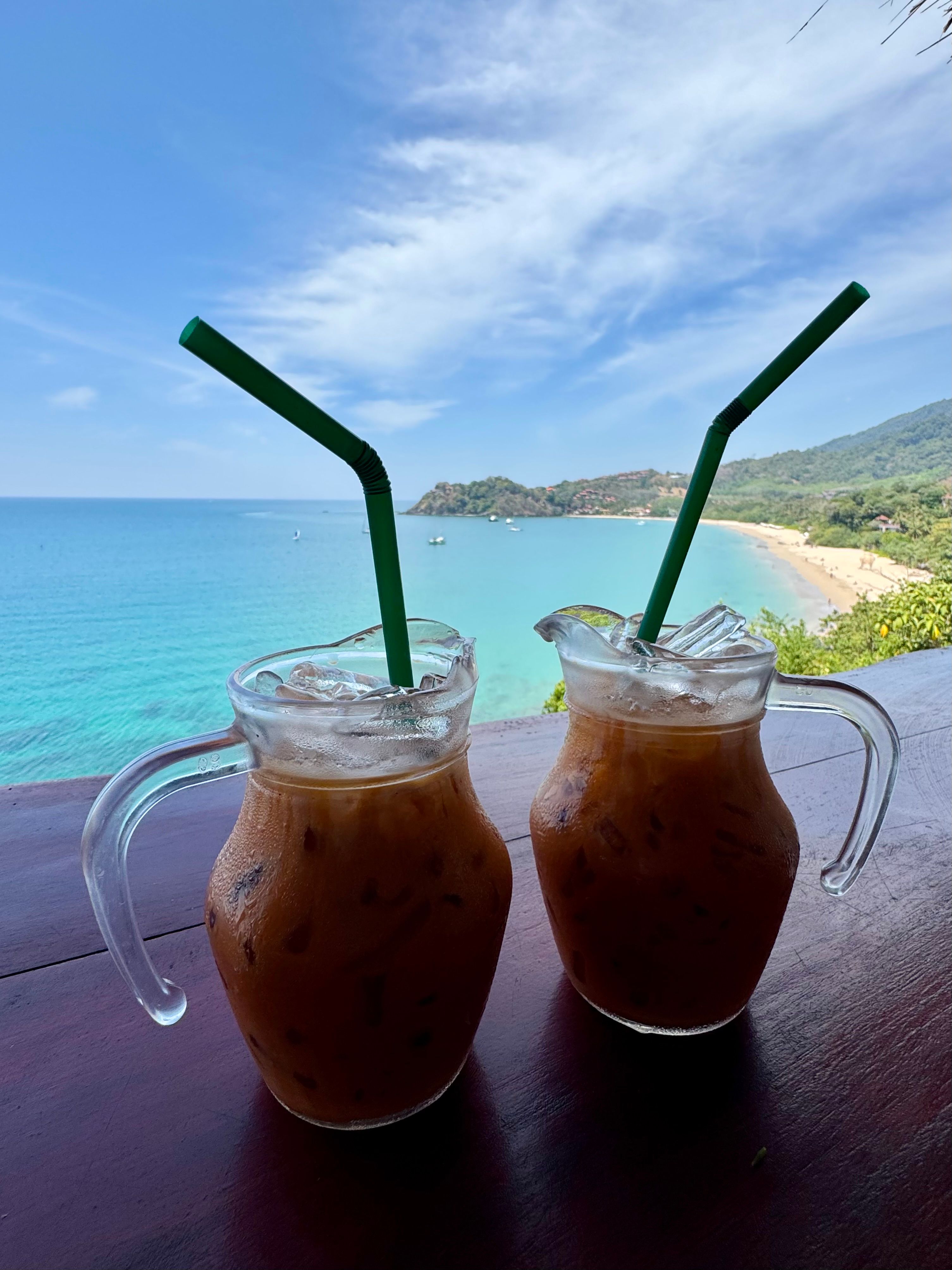 Tropical Beach View with Cold Brew Beverages · Free Stock Photo