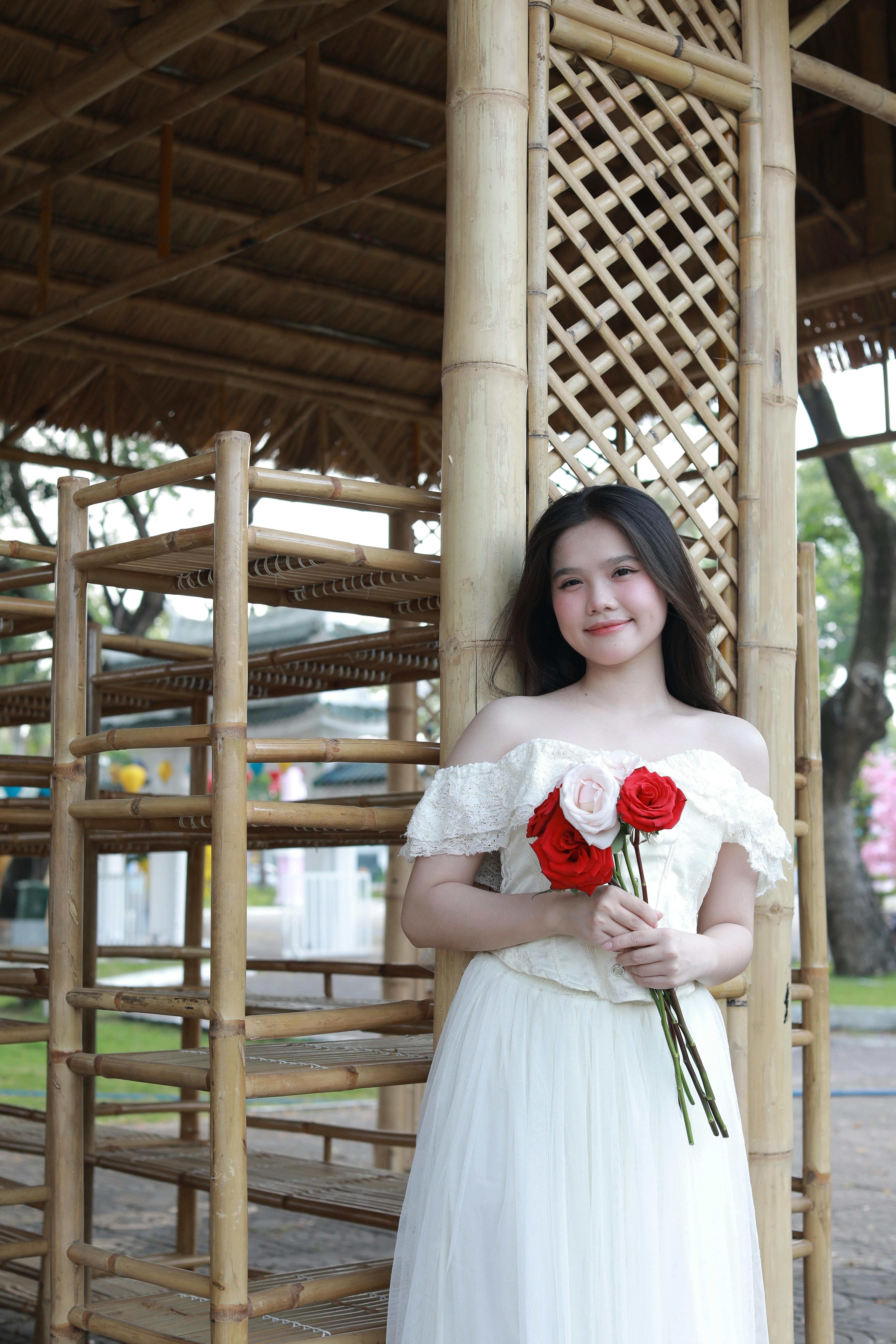 Poses Model Photos, Download The BEST Free Poses Model Stock Photos ...