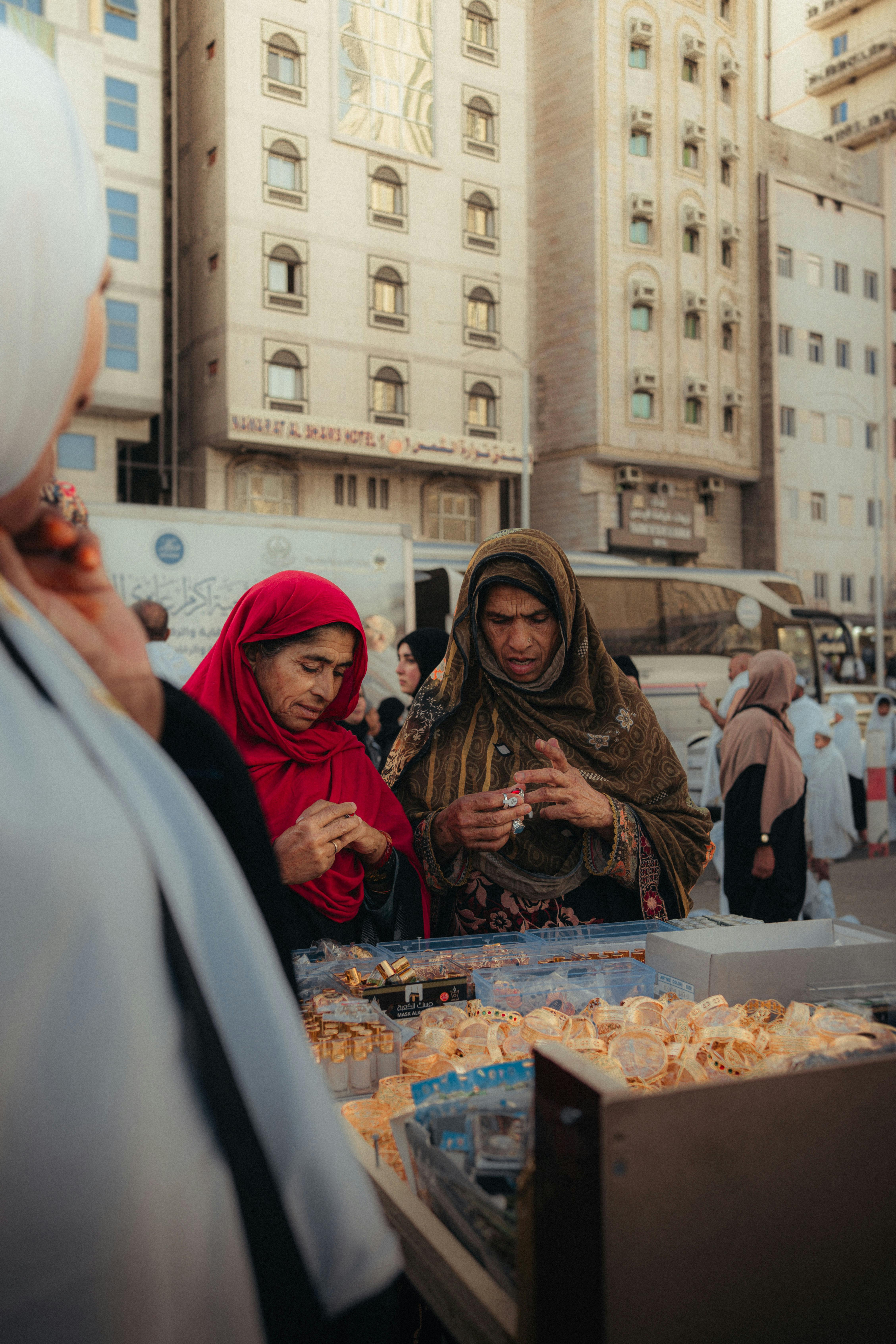 Cultural Street Market in Middle Eastern City · Free Stock Photo