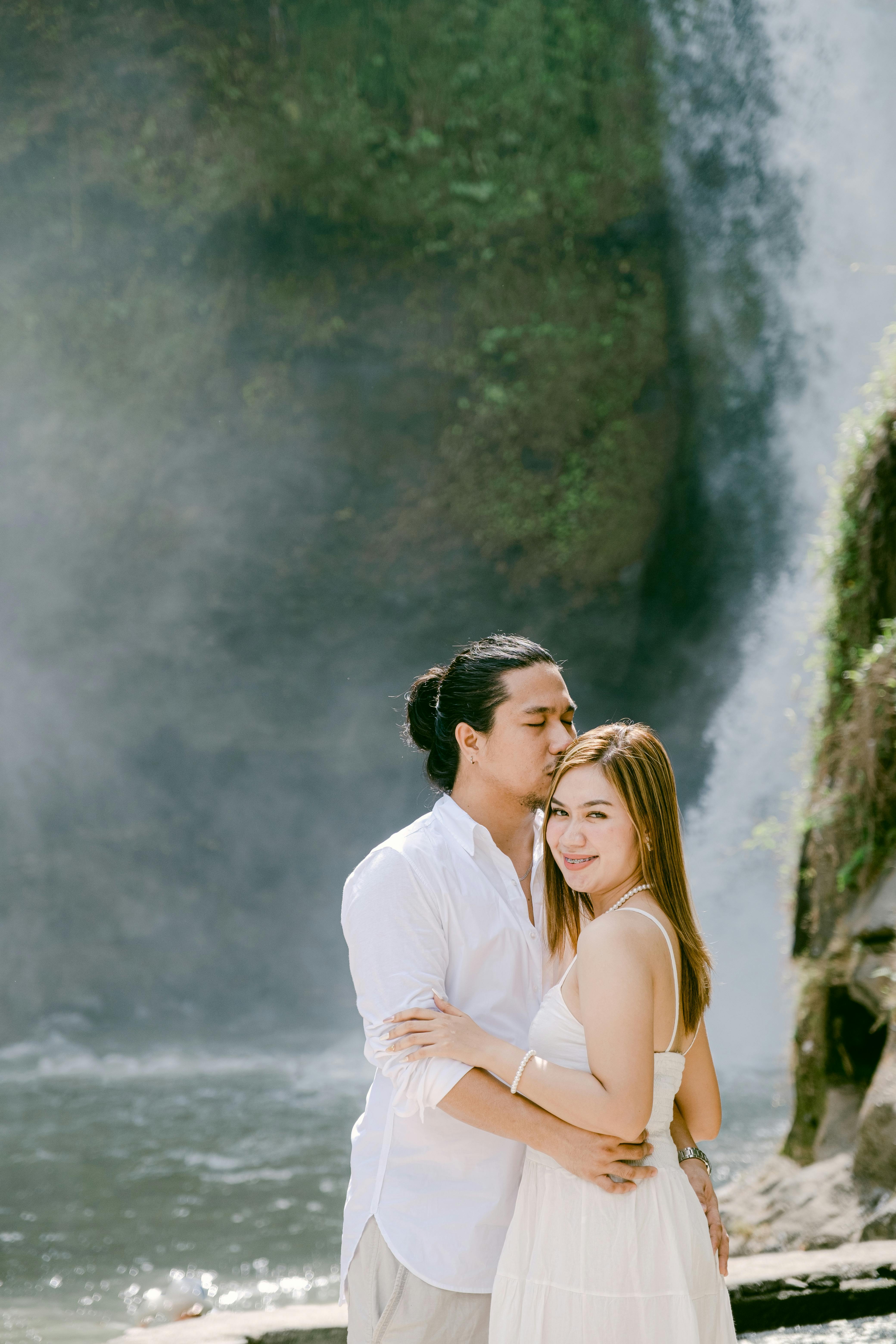 Man And Woman Intimate Embrace Photos, Download The BEST Free Man And ...