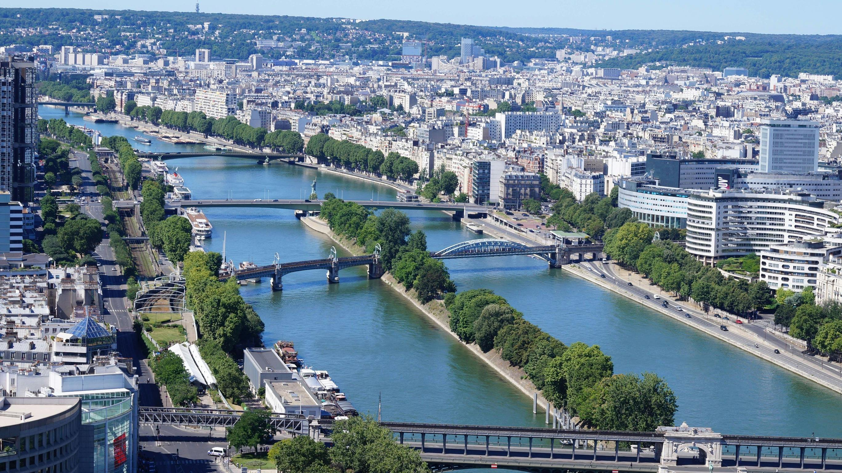 Aerial view of the Seine River in Paris, France · Free Stock Photo