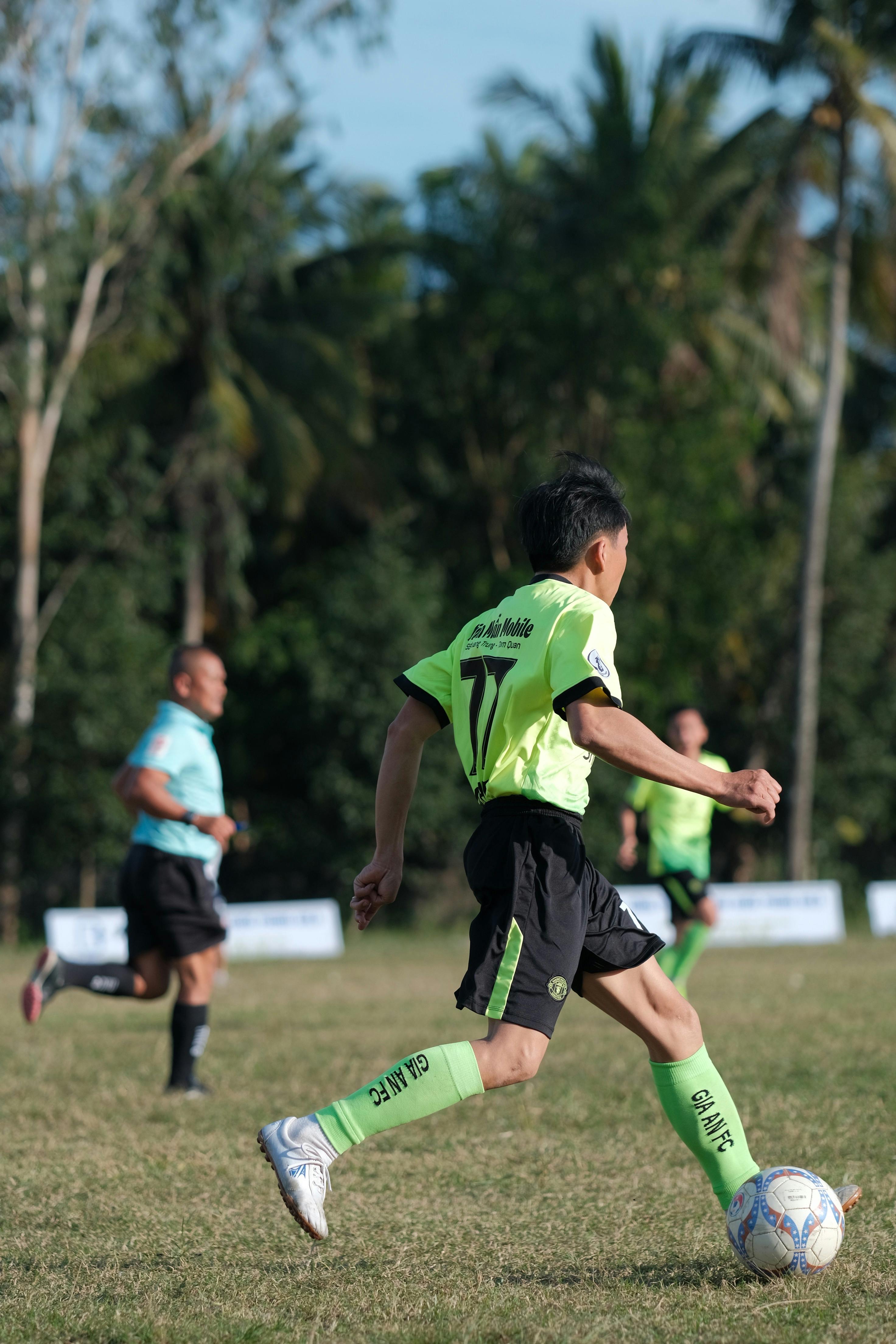 Footballer Photos, Download The BEST Free Footballer Stock Photos & HD ...