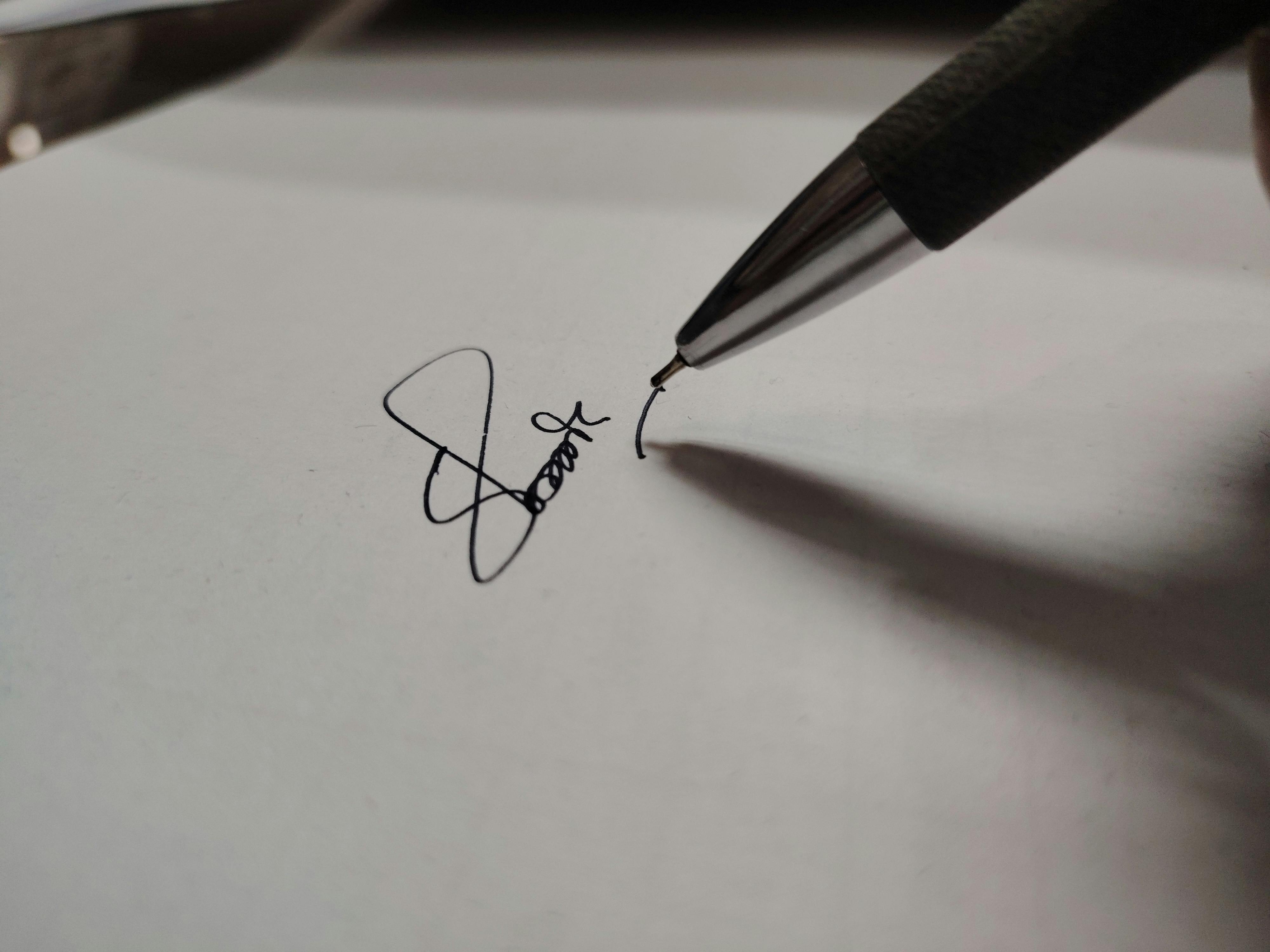 Gold Quill Pen · Free Stock Photo