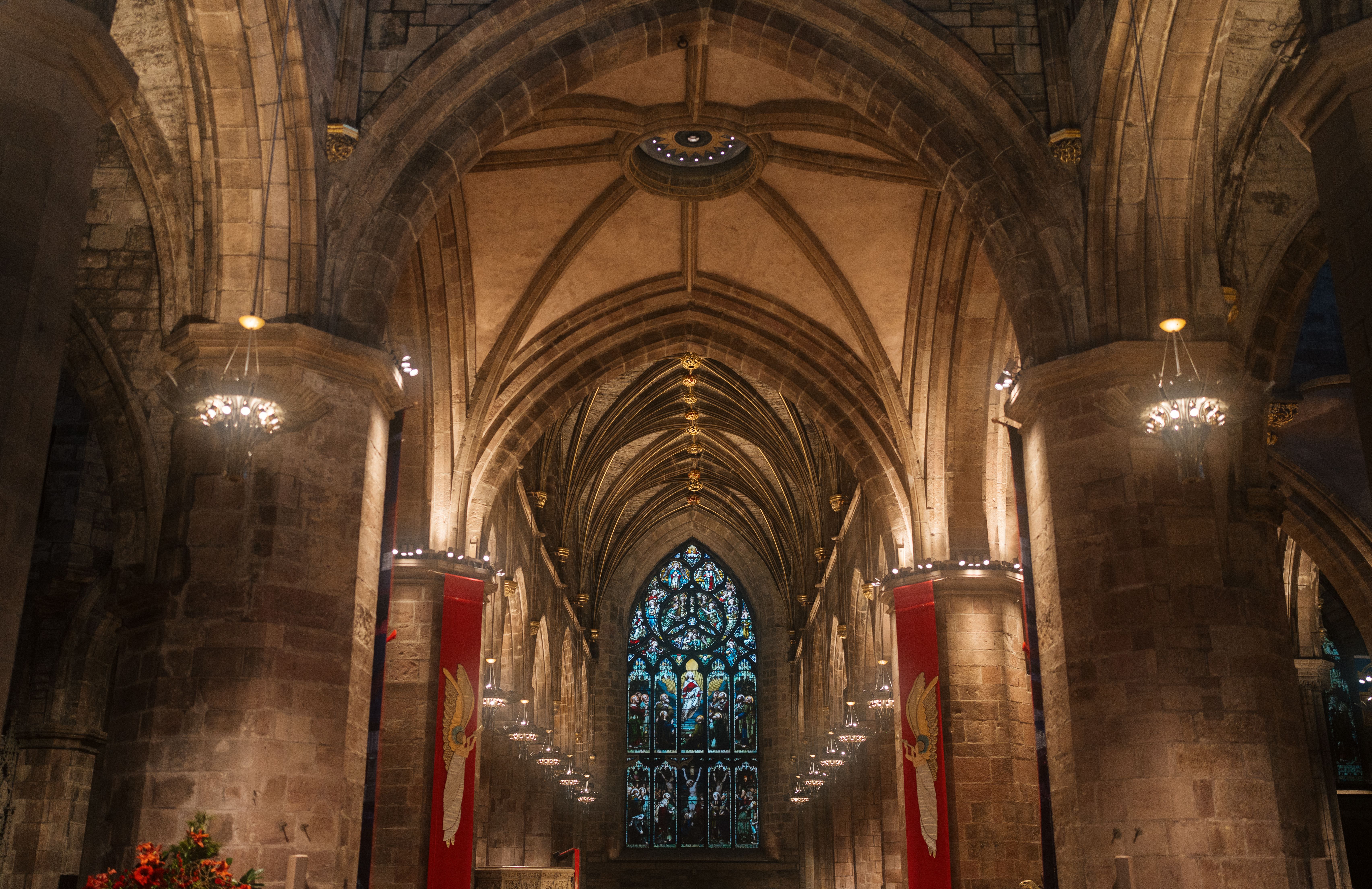 Majestic Gothic Architecture of Edinburgh Cathedral · Free Stock Photo