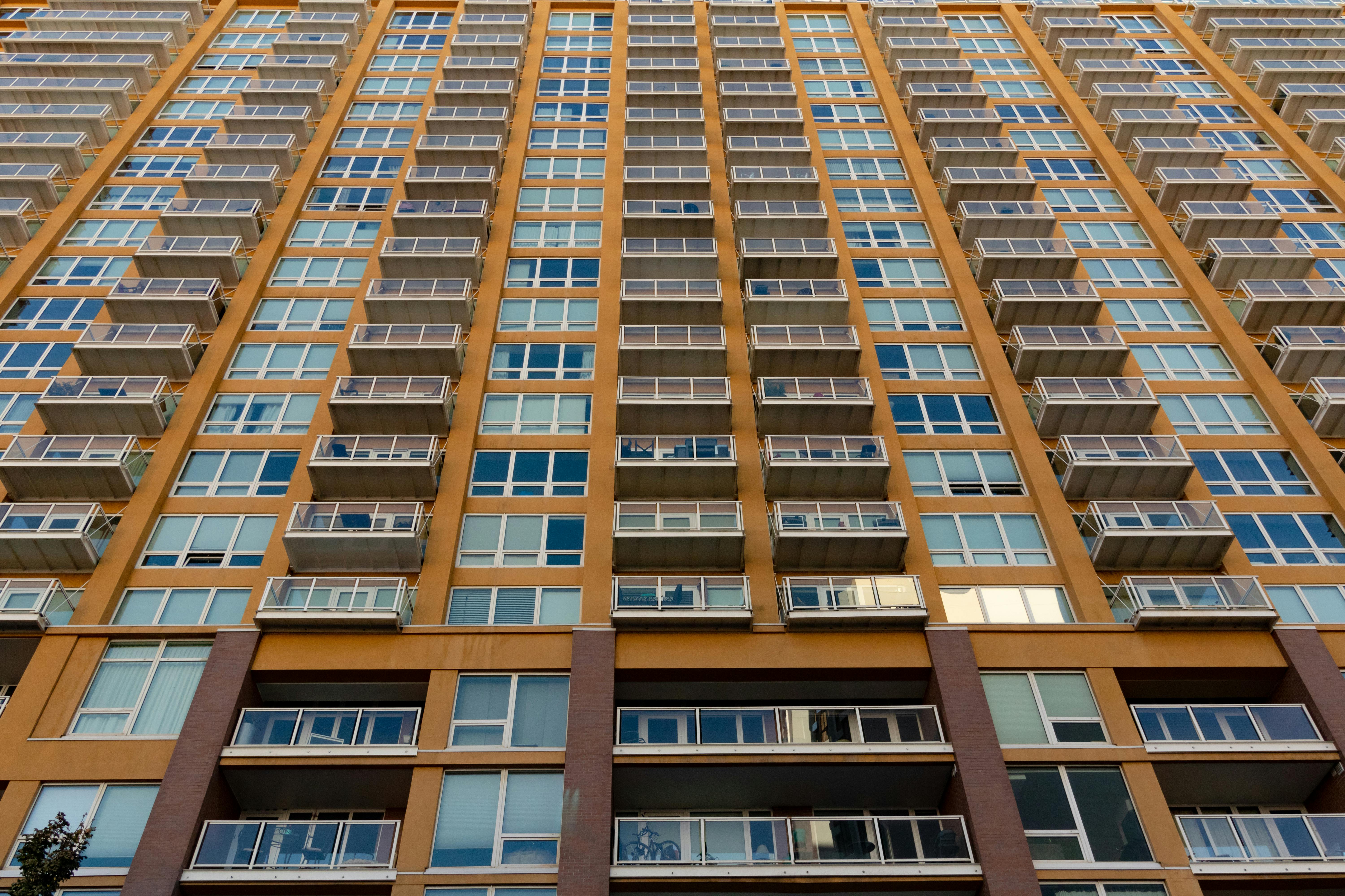 White Building · Free Stock Photo