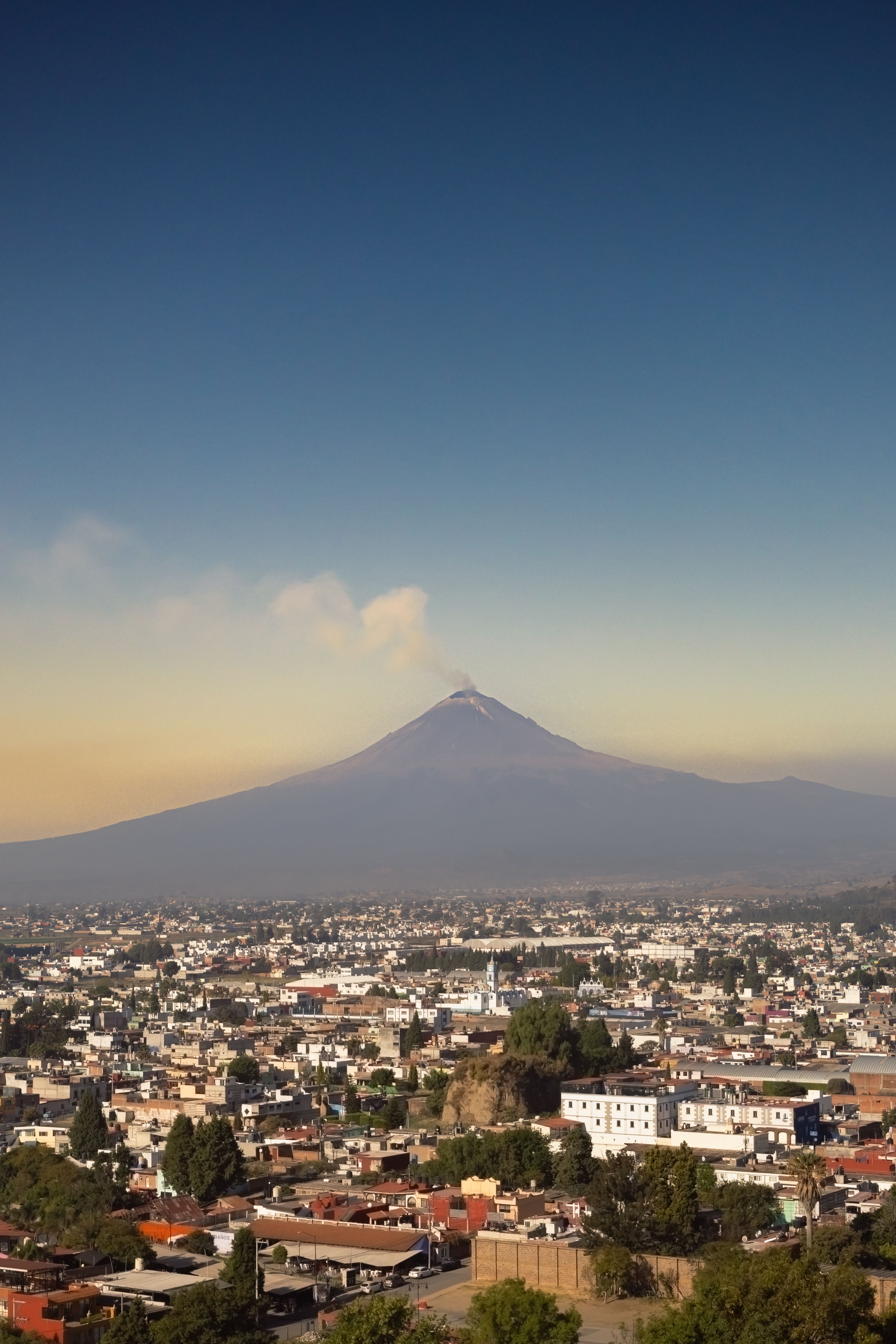 Cholula with Popocatépetl Volcano View · Free Stock Photo