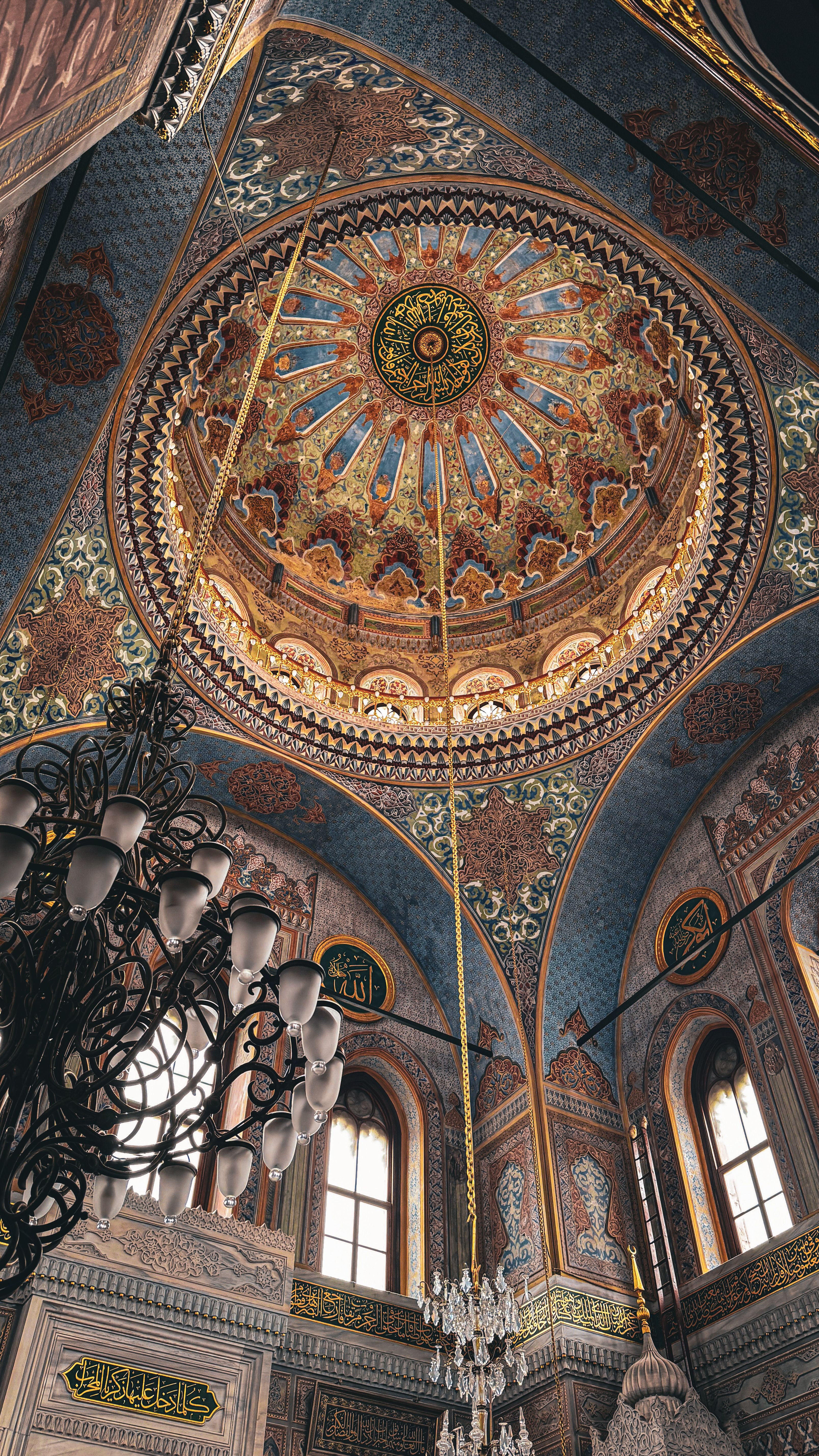 Ornate Mosque Ceiling with Detailed Chandelier · Free Stock Photo