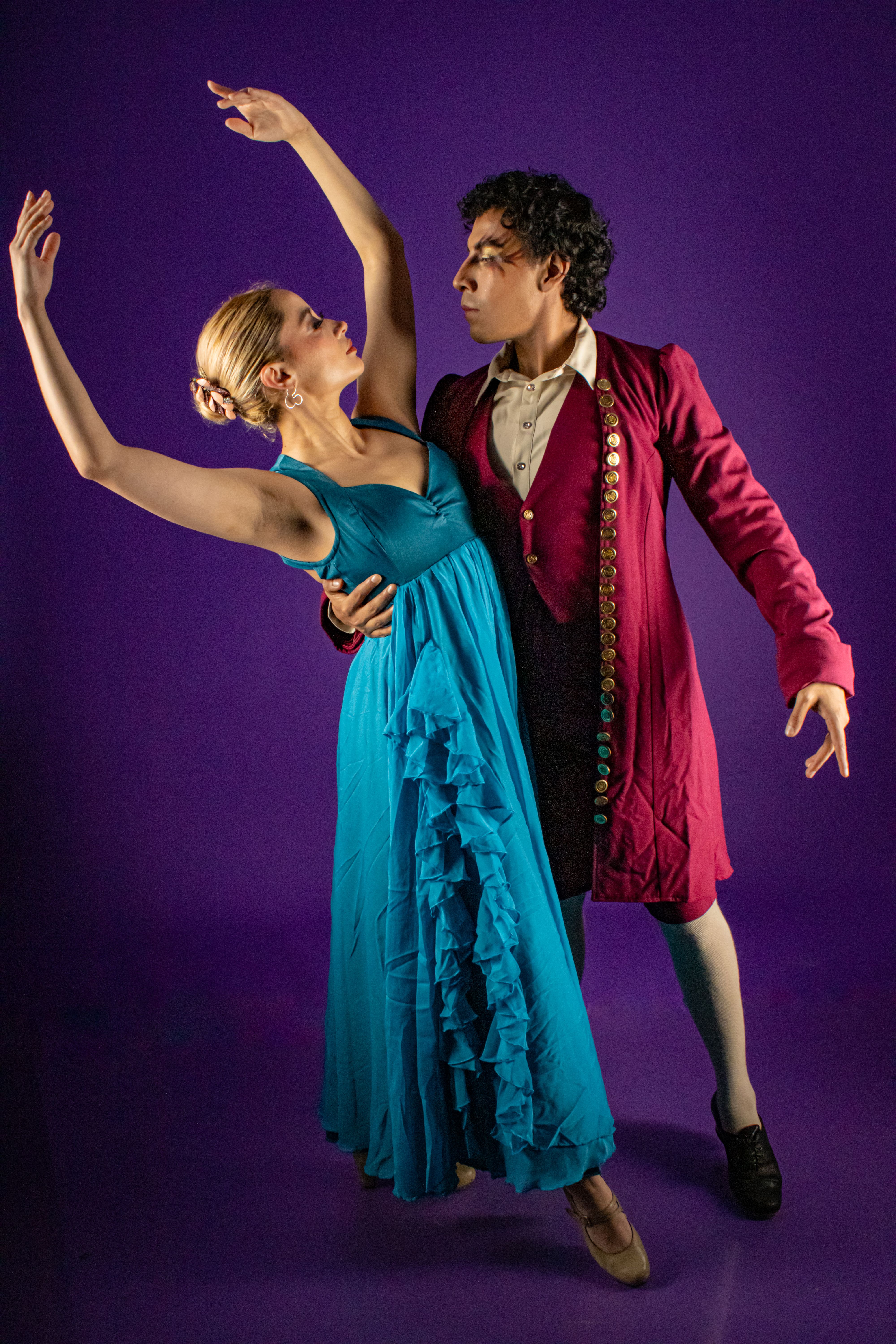 Elegant Dance Pose Celebrating Cultural Art · Free Stock Photo