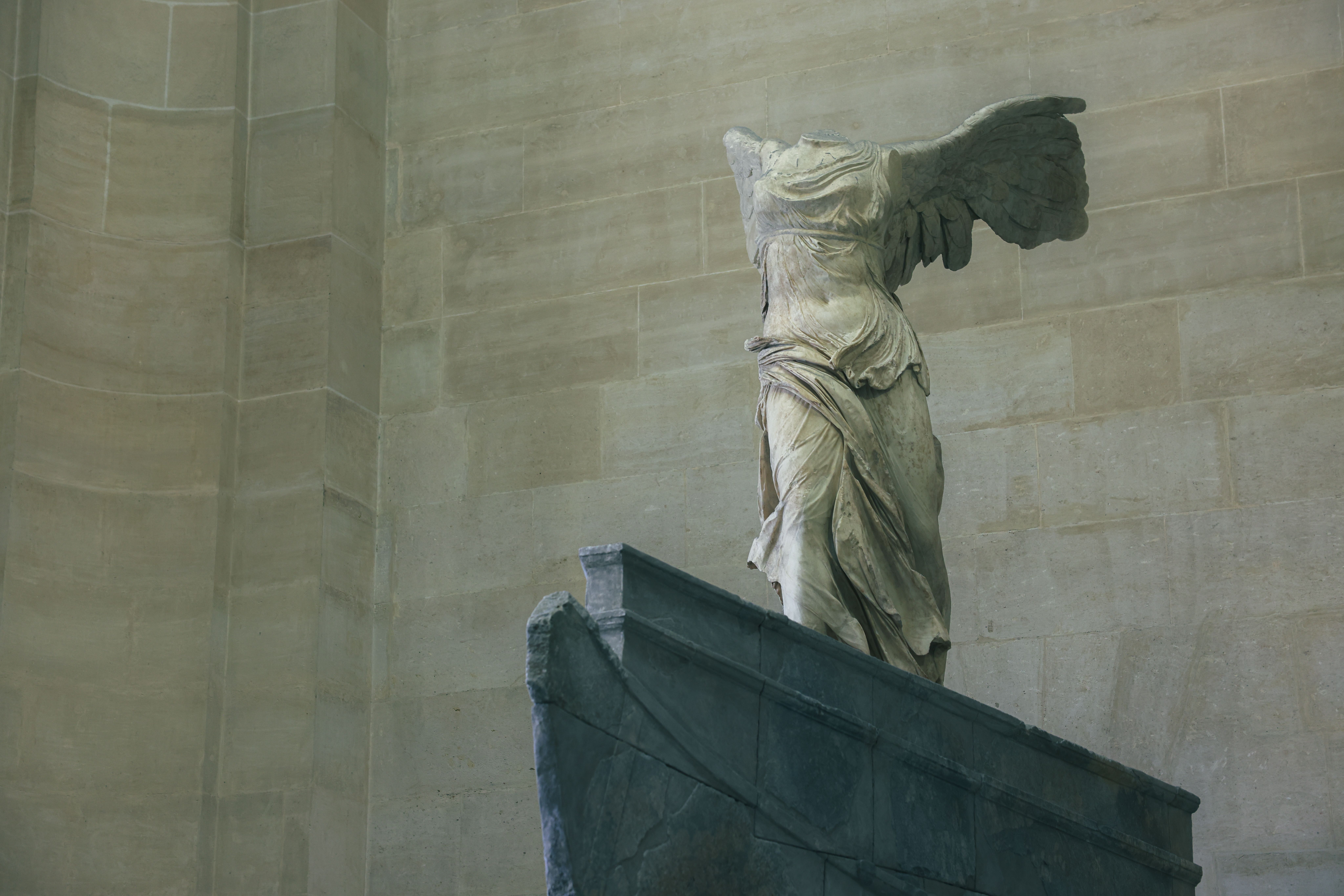 Vitória Alada De Samotrácia No Museu Do Louvre · Foto profissional gratuita
