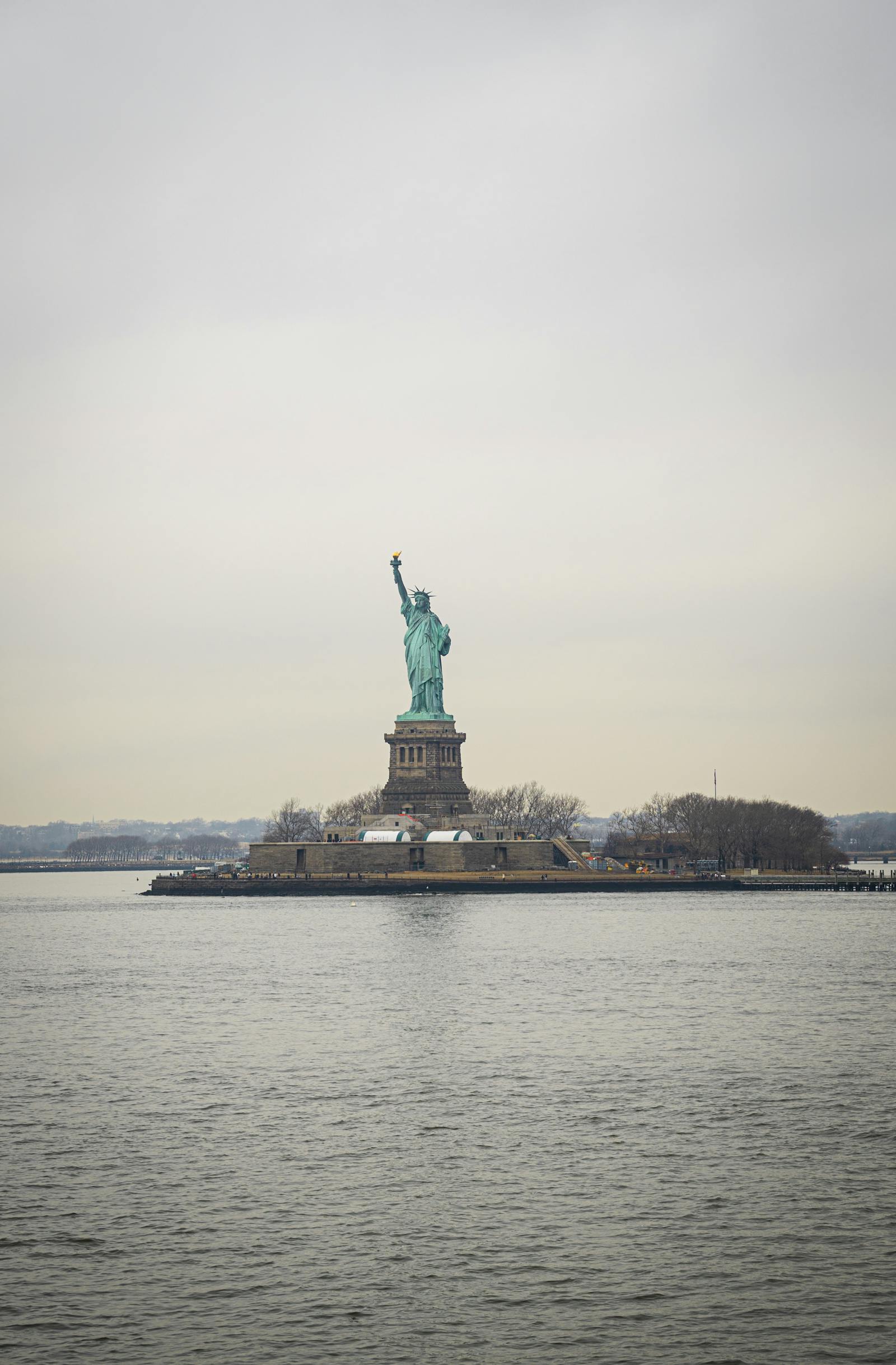 Crying Statue Of Liberty Photos, Download The BEST Free Crying Statue ...