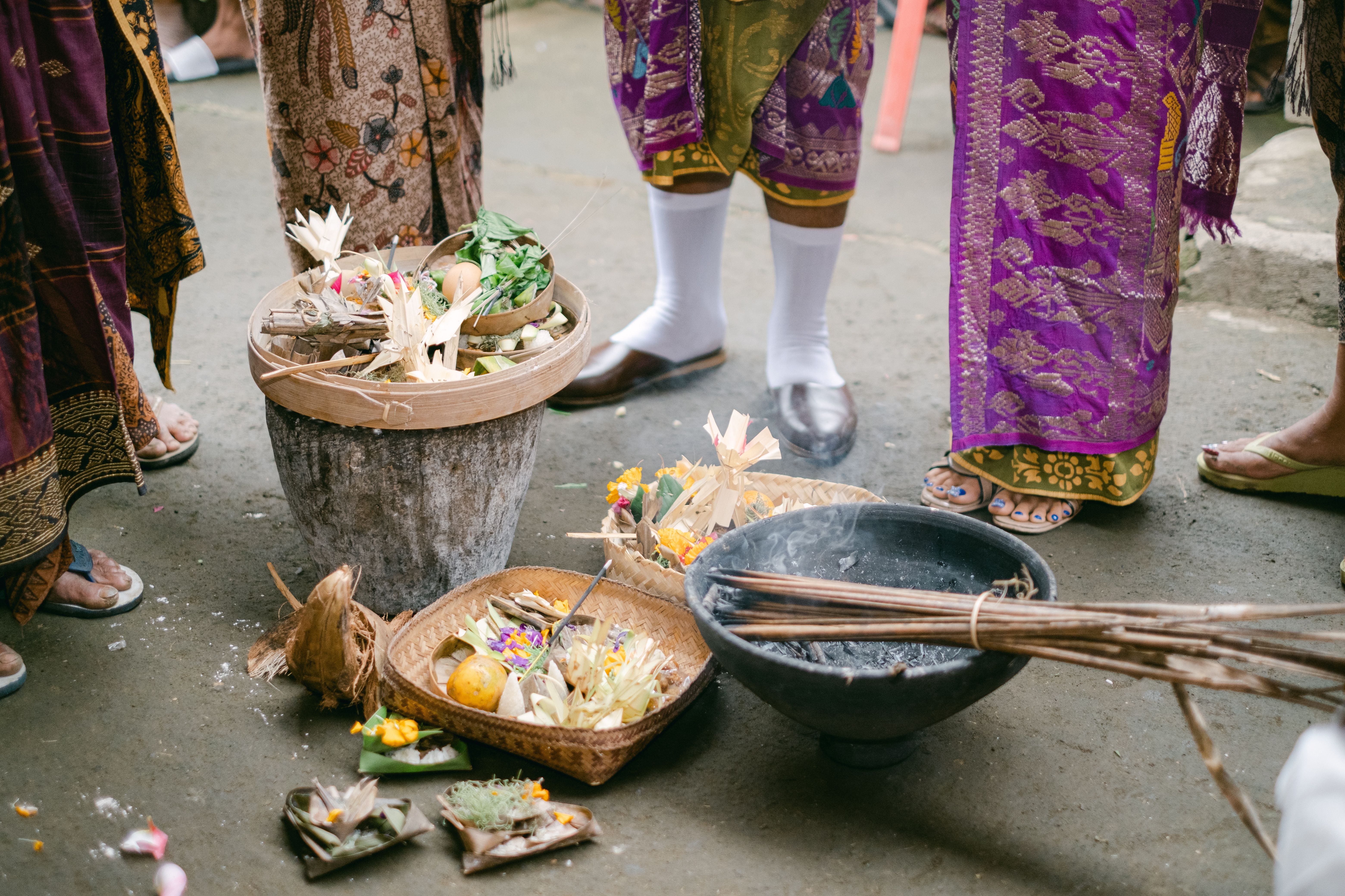 Traditional Balinese Offering Ceremony with Colorful Attire · Free ...