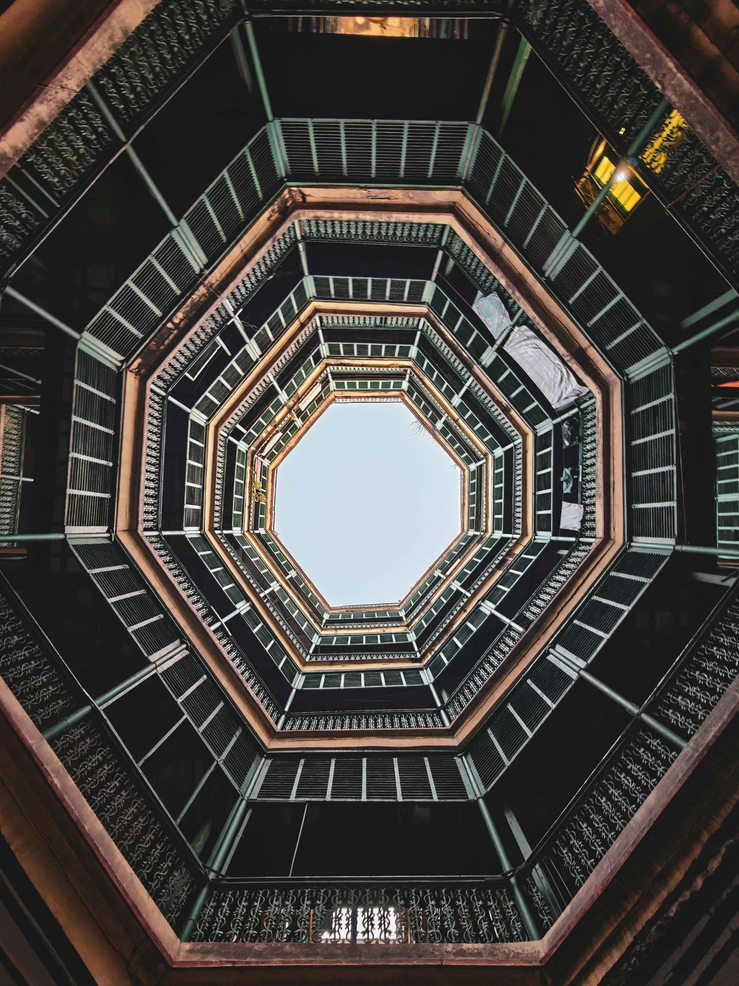 Symmetrical View of Hexagonal Skylight in Building · Free Stock Photo