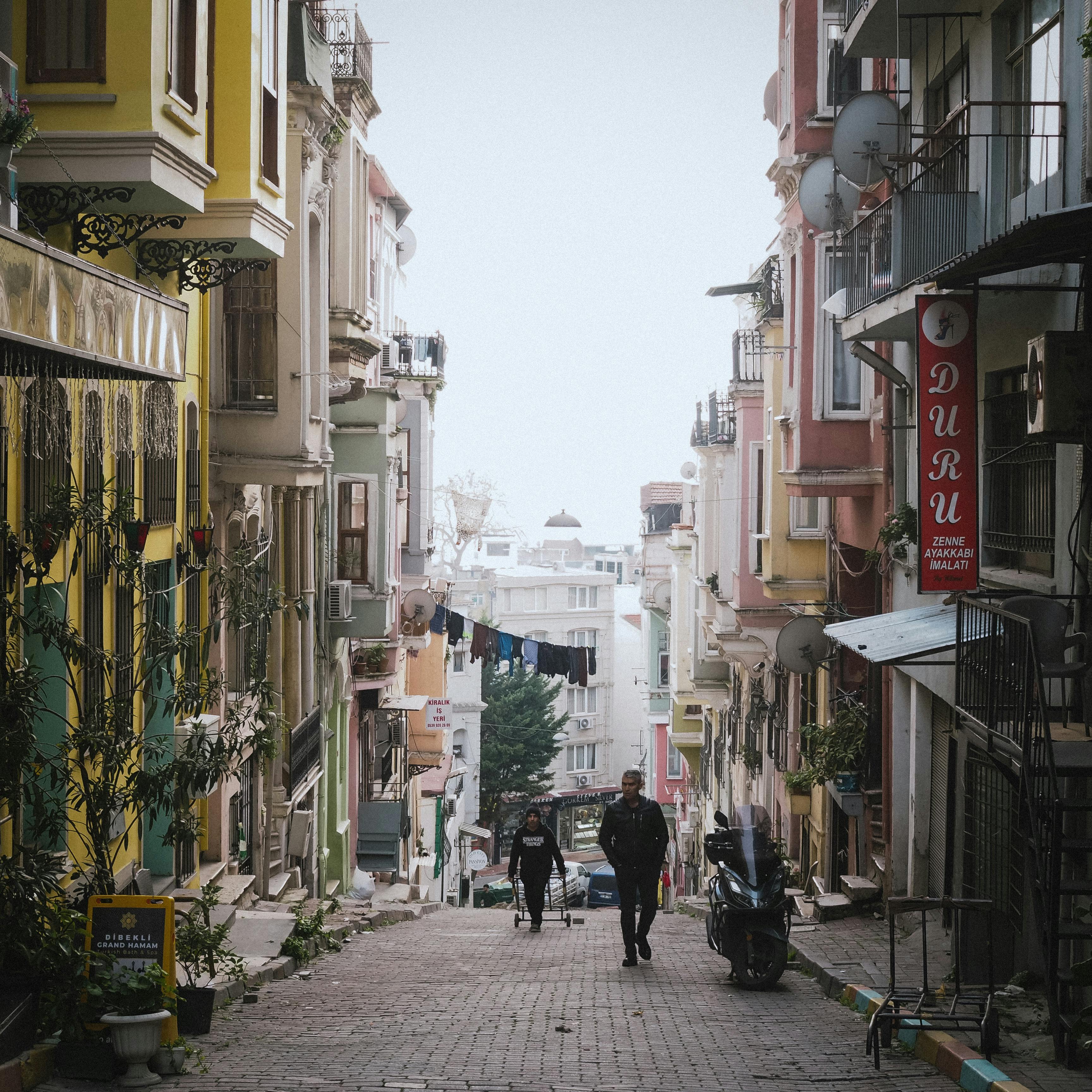 Charming Istanbul Street Scene in Vibrant Colors · Free Stock Photo