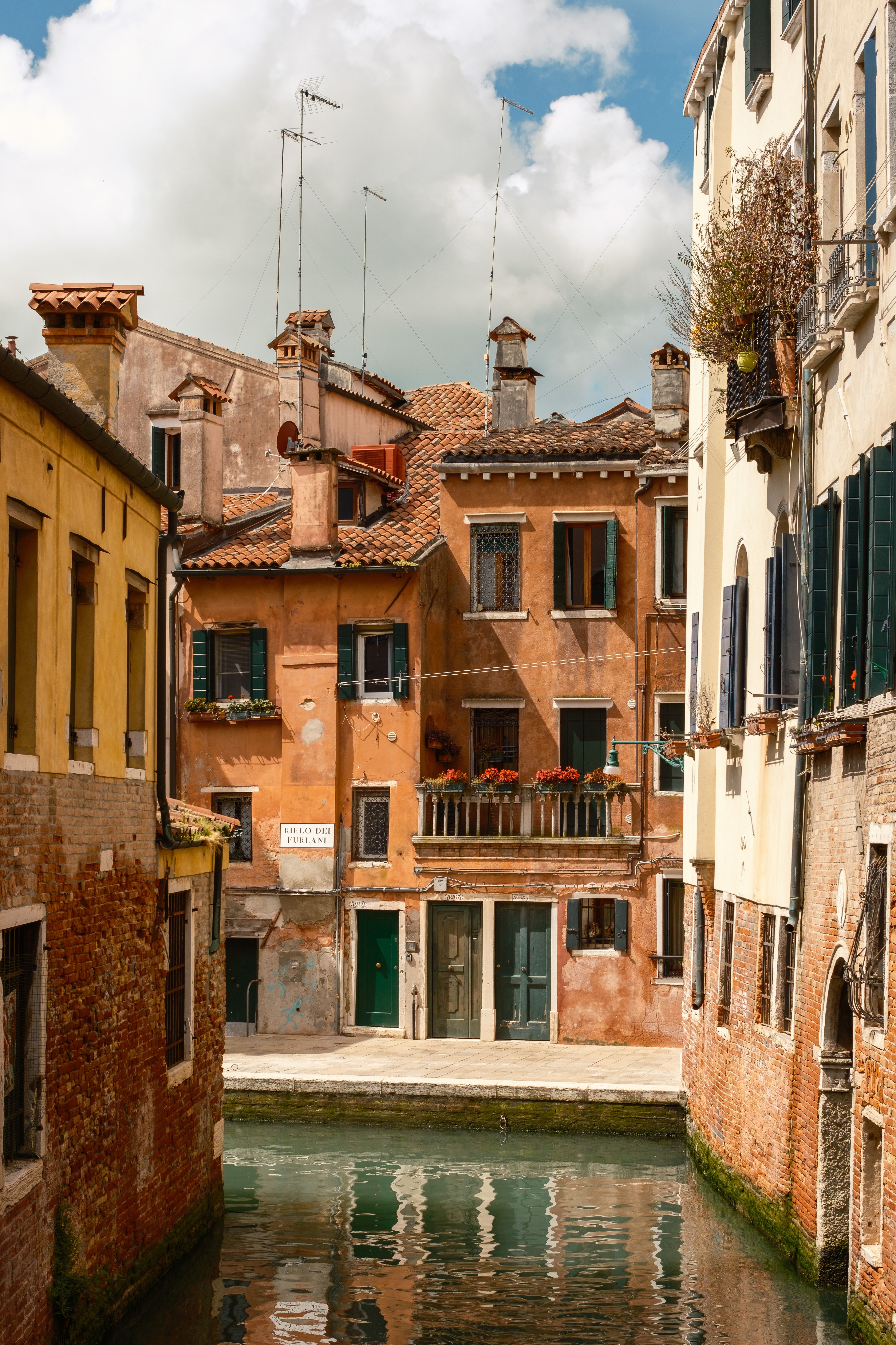 Red Concrete Building · Free Stock Photo