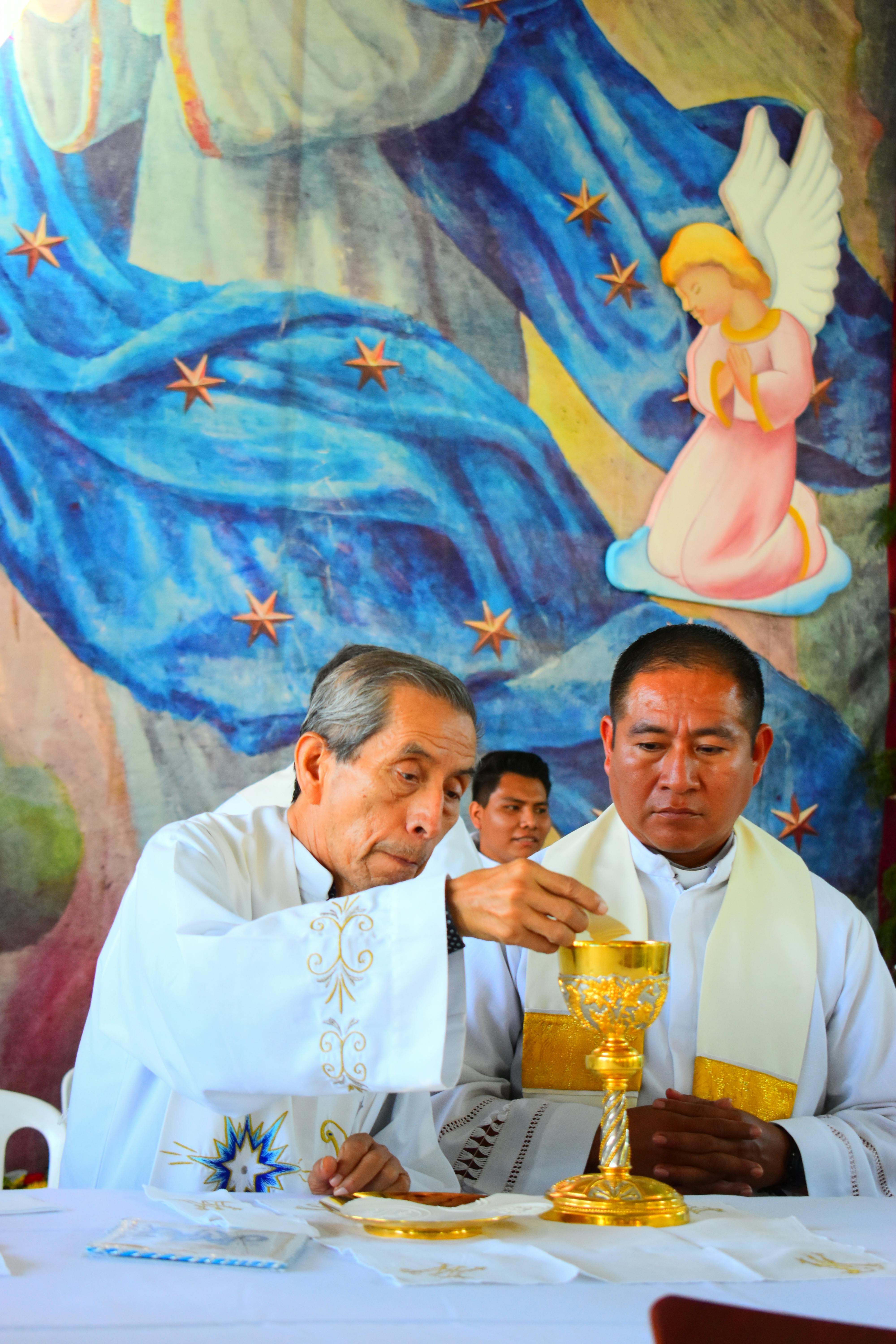 Catholic Worship Photos, Download The BEST Free Catholic Worship Stock ...