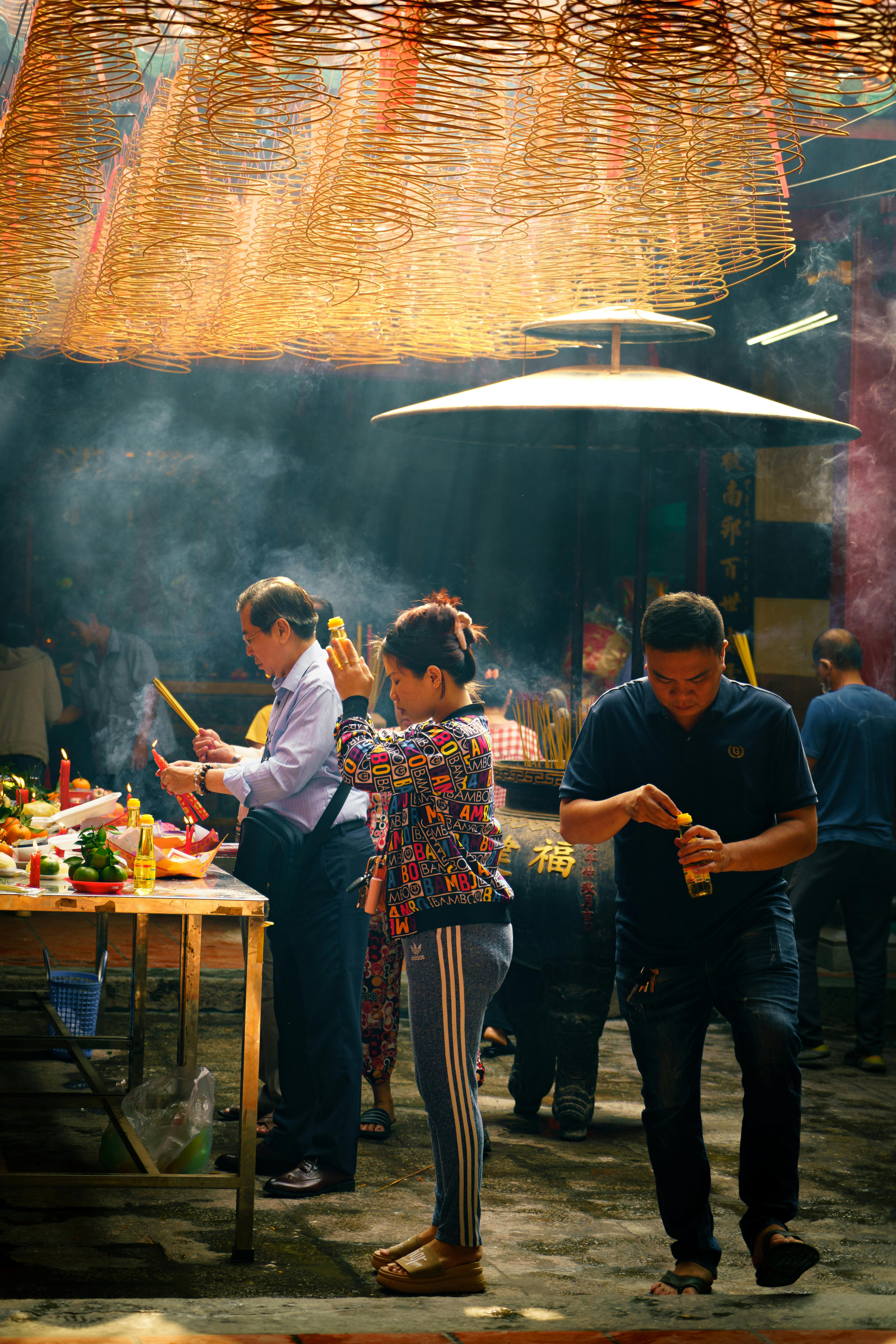 Traditional Ritual in a Vietnamese Temple · Free Stock Photo