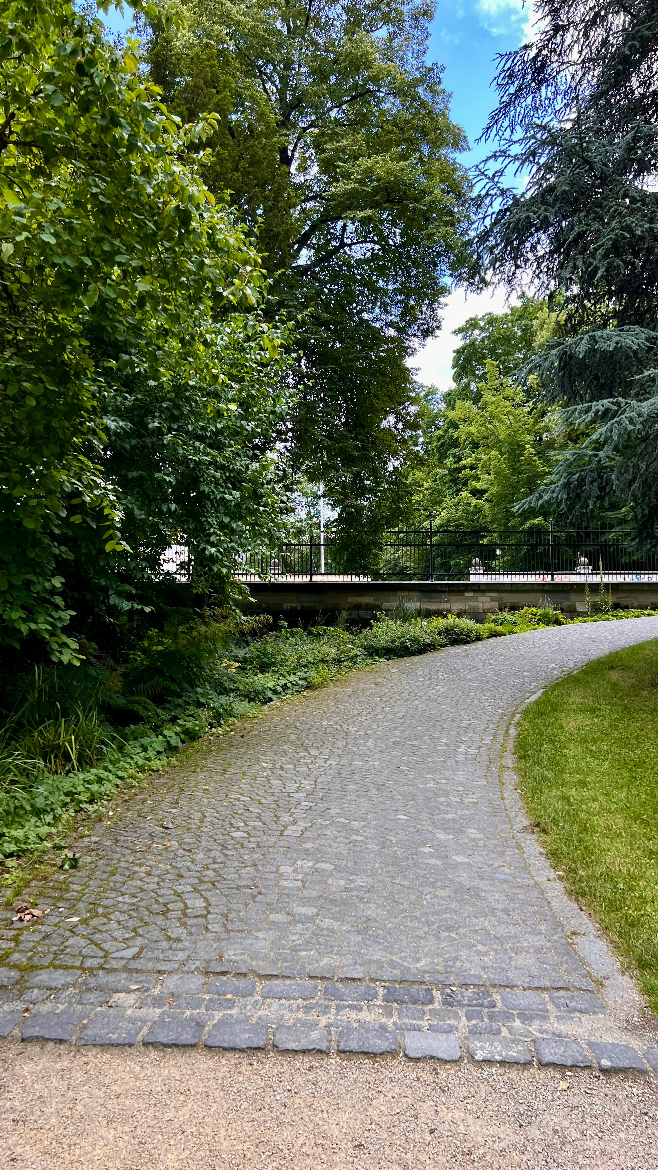 Pathway In Park Photos, Download The BEST Free Pathway In Park Stock ...