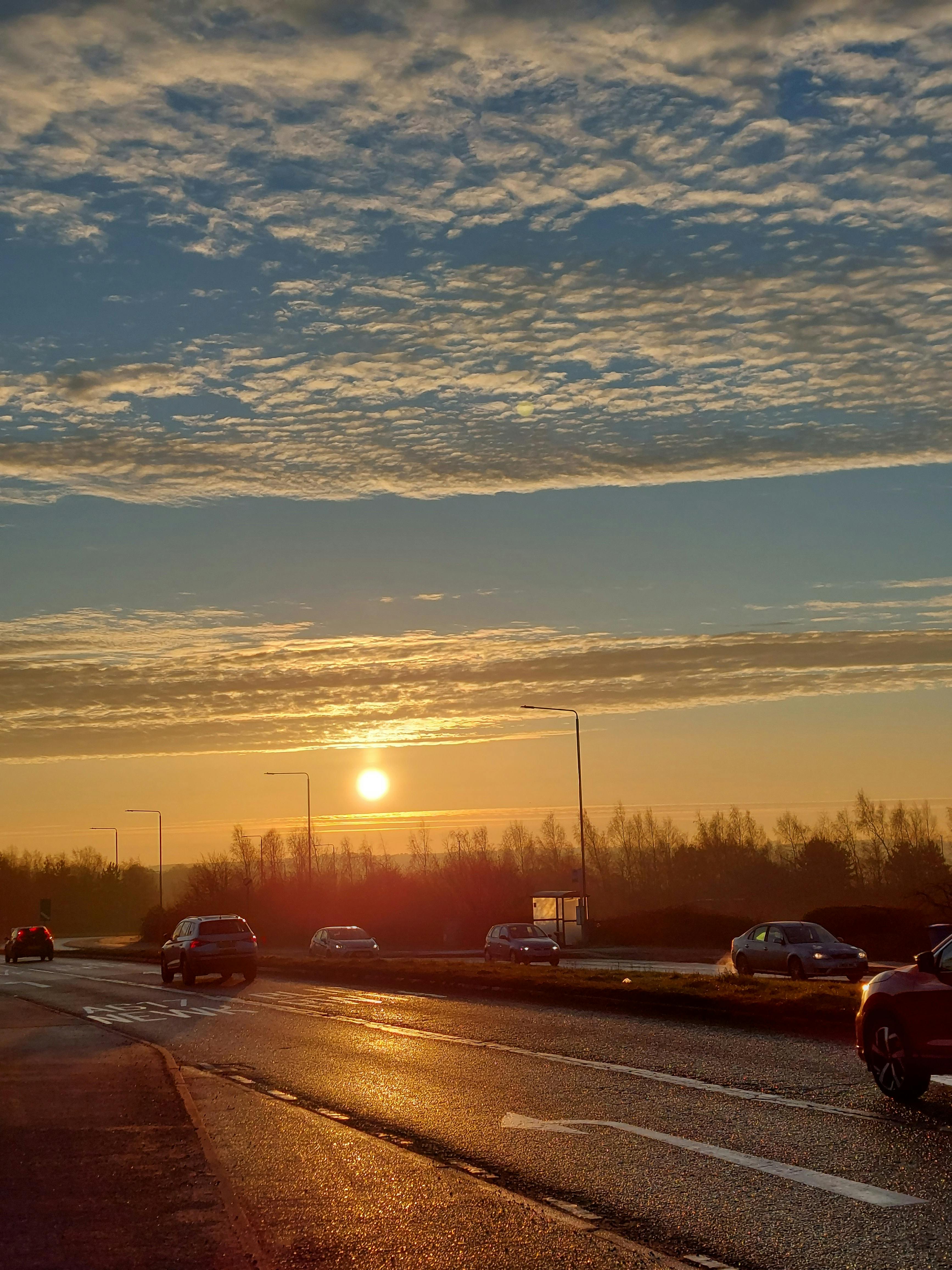 Scenic Roadside Sunset in Mansfield, England · Free Stock Photo