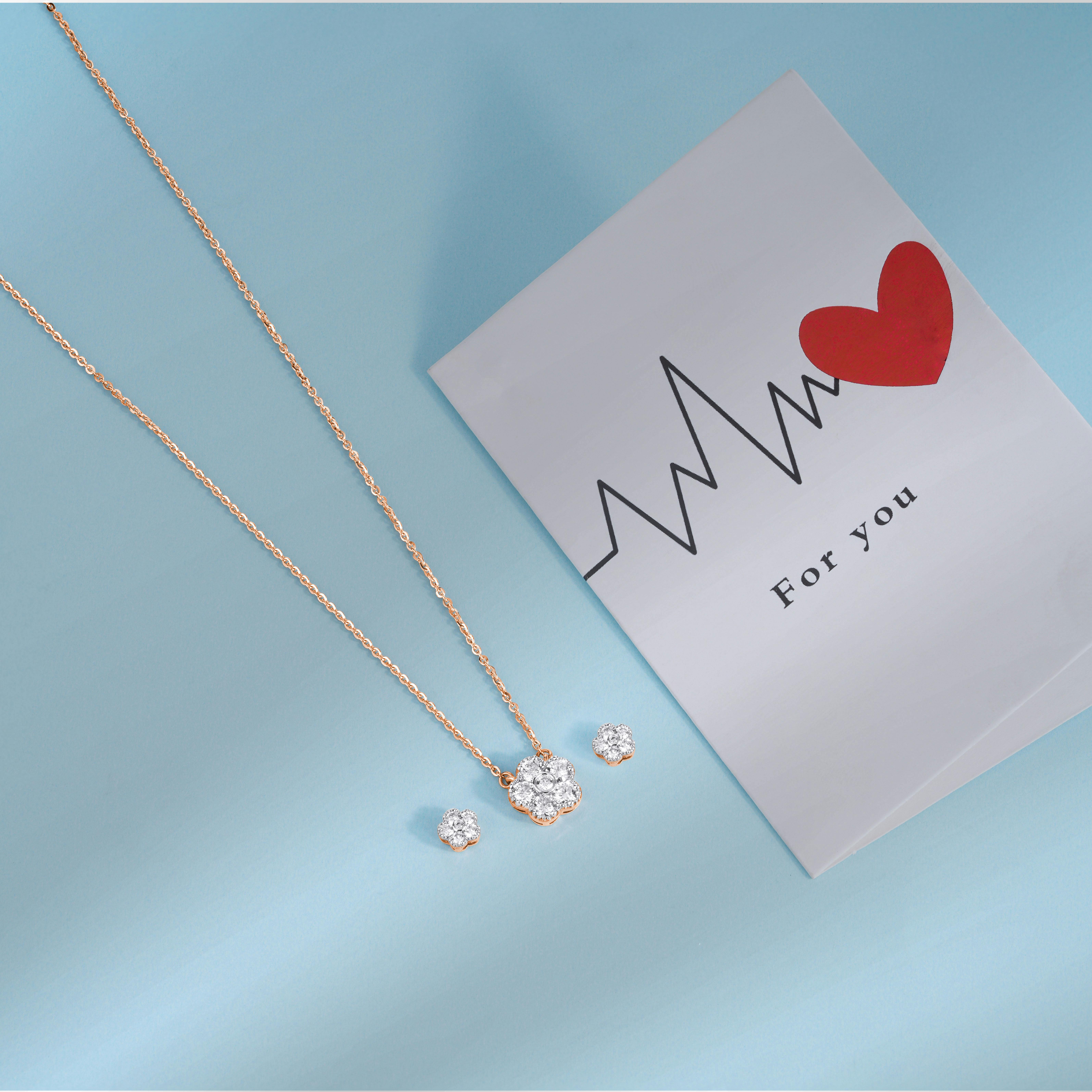 Elegant Jewelry Set with Heartbeat Card · Free Stock Photo