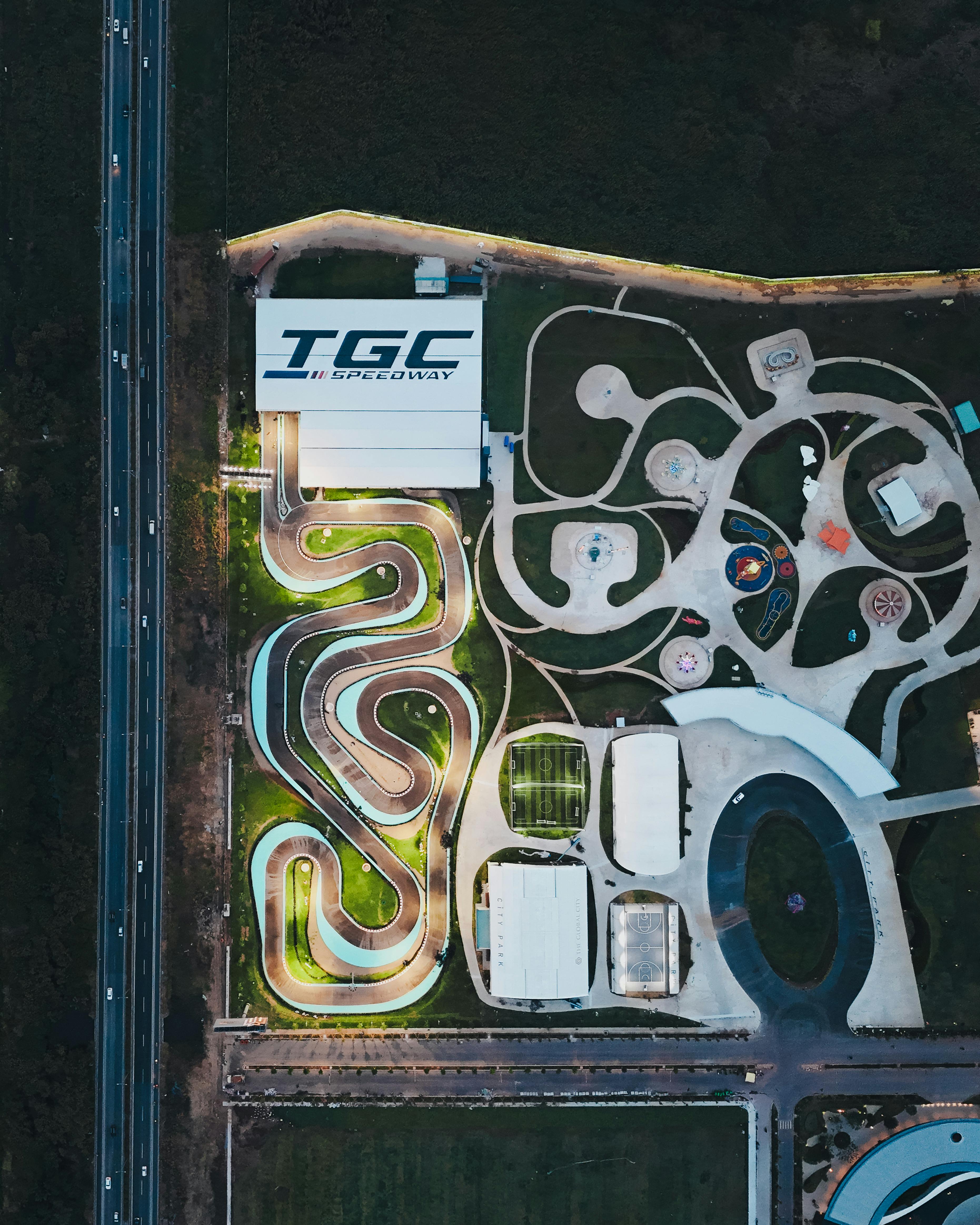 Aerial View of Illuminated Racing Track Facility · Free Stock Photo