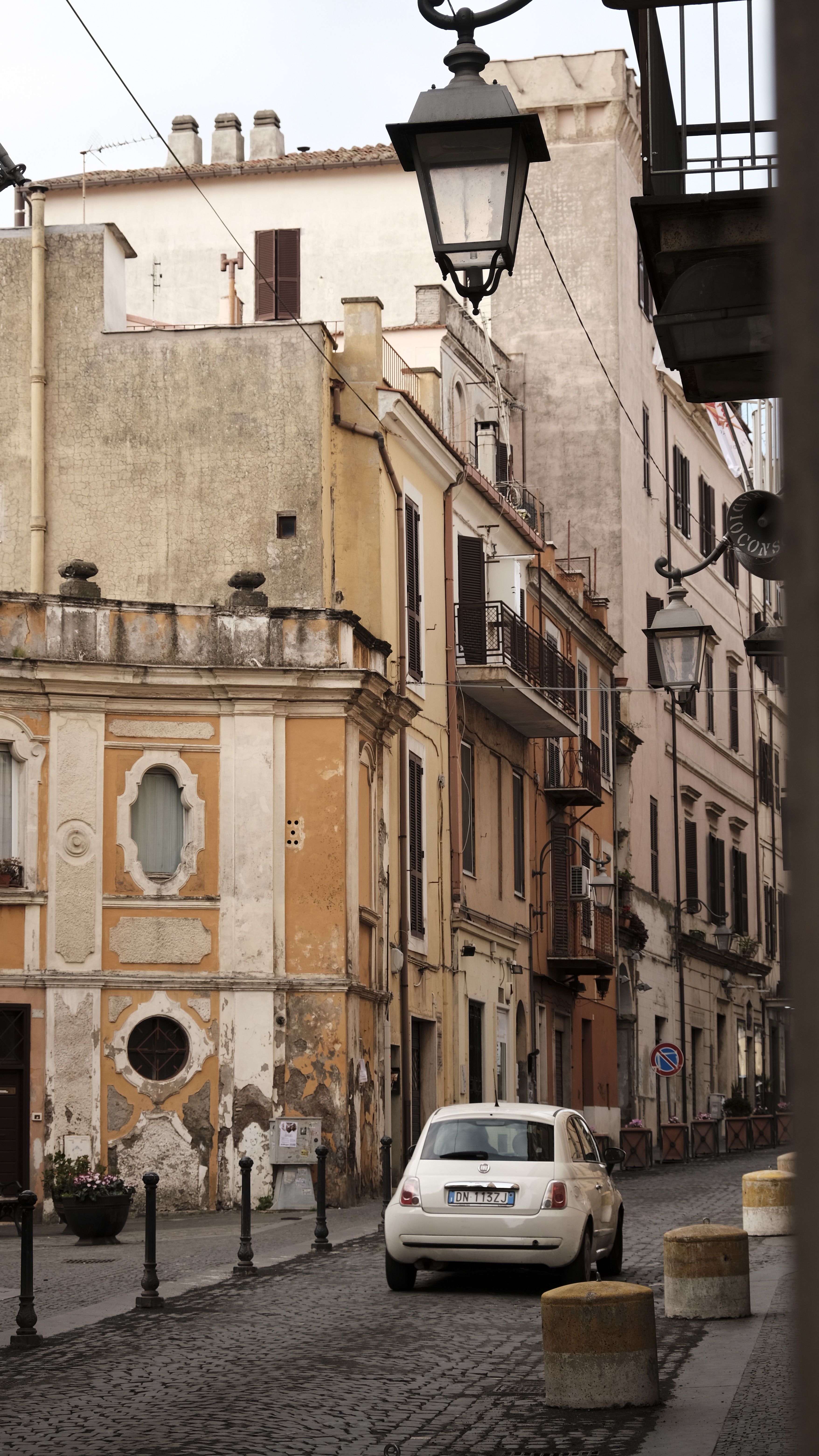 Charming Italian Street with Vintage Architecture · Free Stock Photo