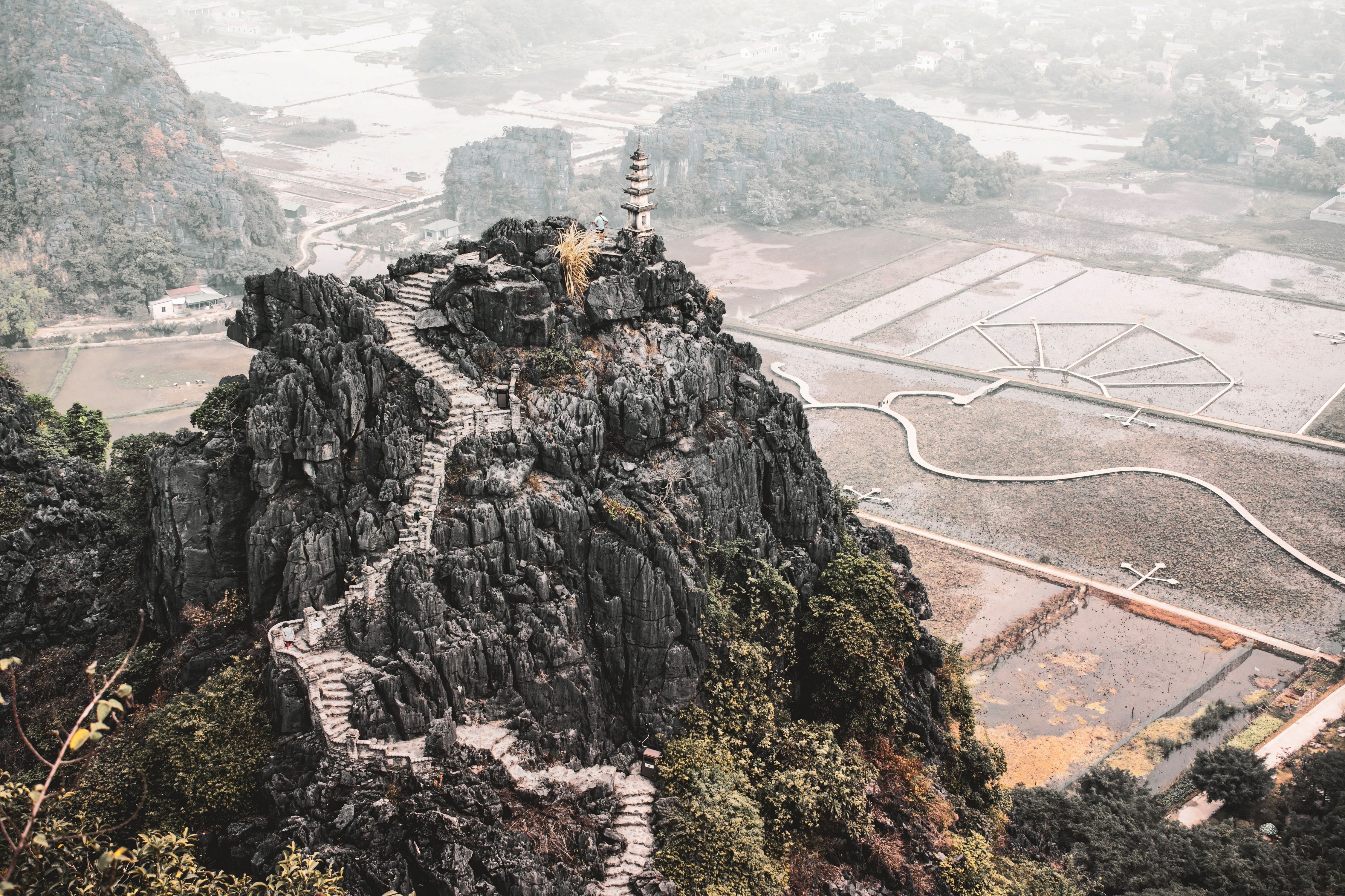 Scenic View of Mua Cave Staircase in Vietnam · Free Stock Photo