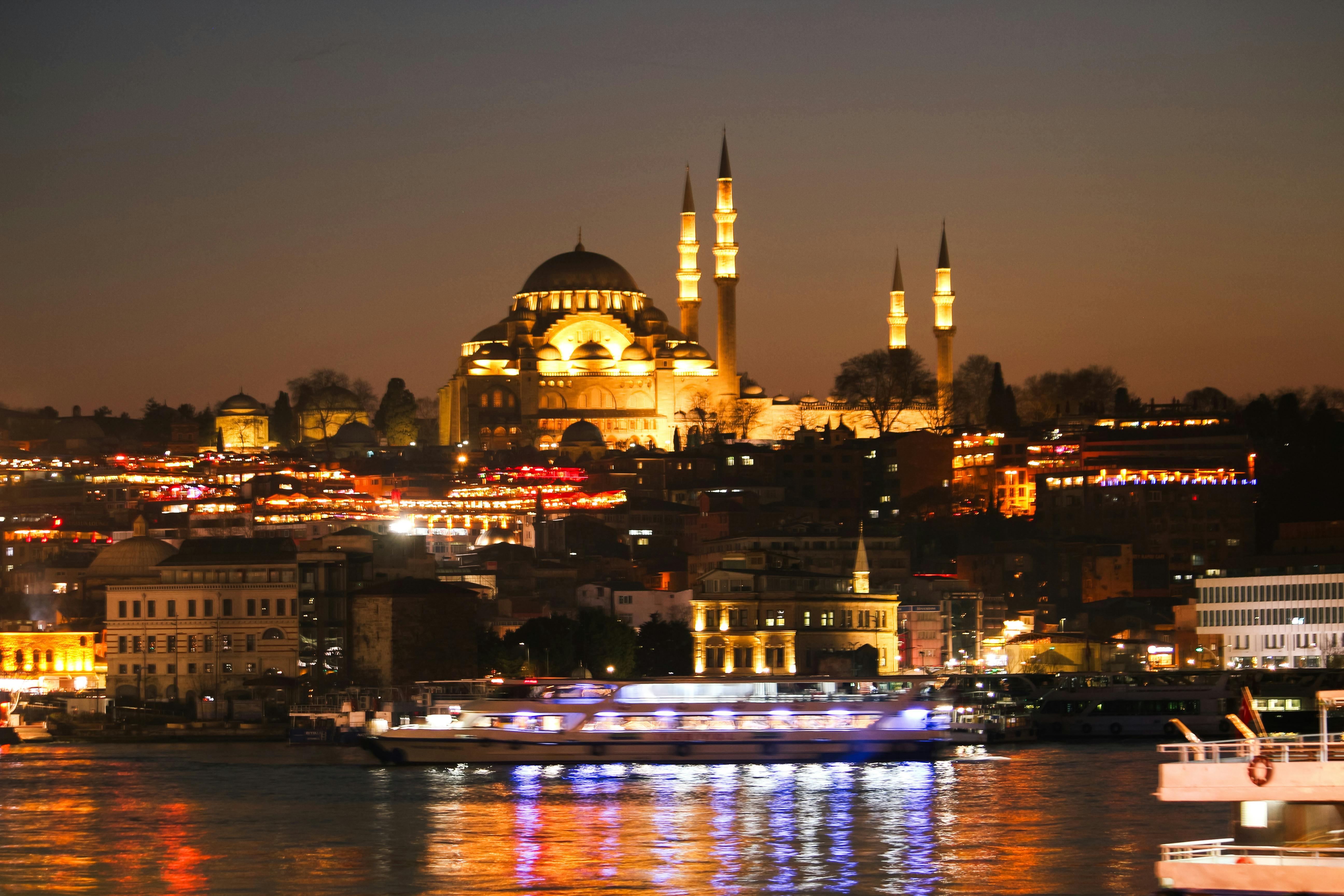 Magnificent Night View of Istanbul Mosque · Free Stock Photo