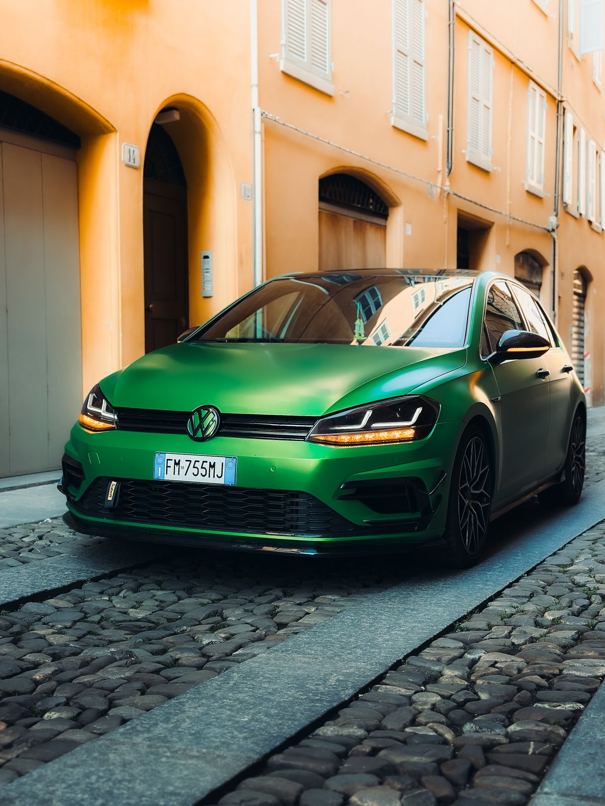 Green Car Photos, Download The BEST Free Green Car Stock Photos & HD Images