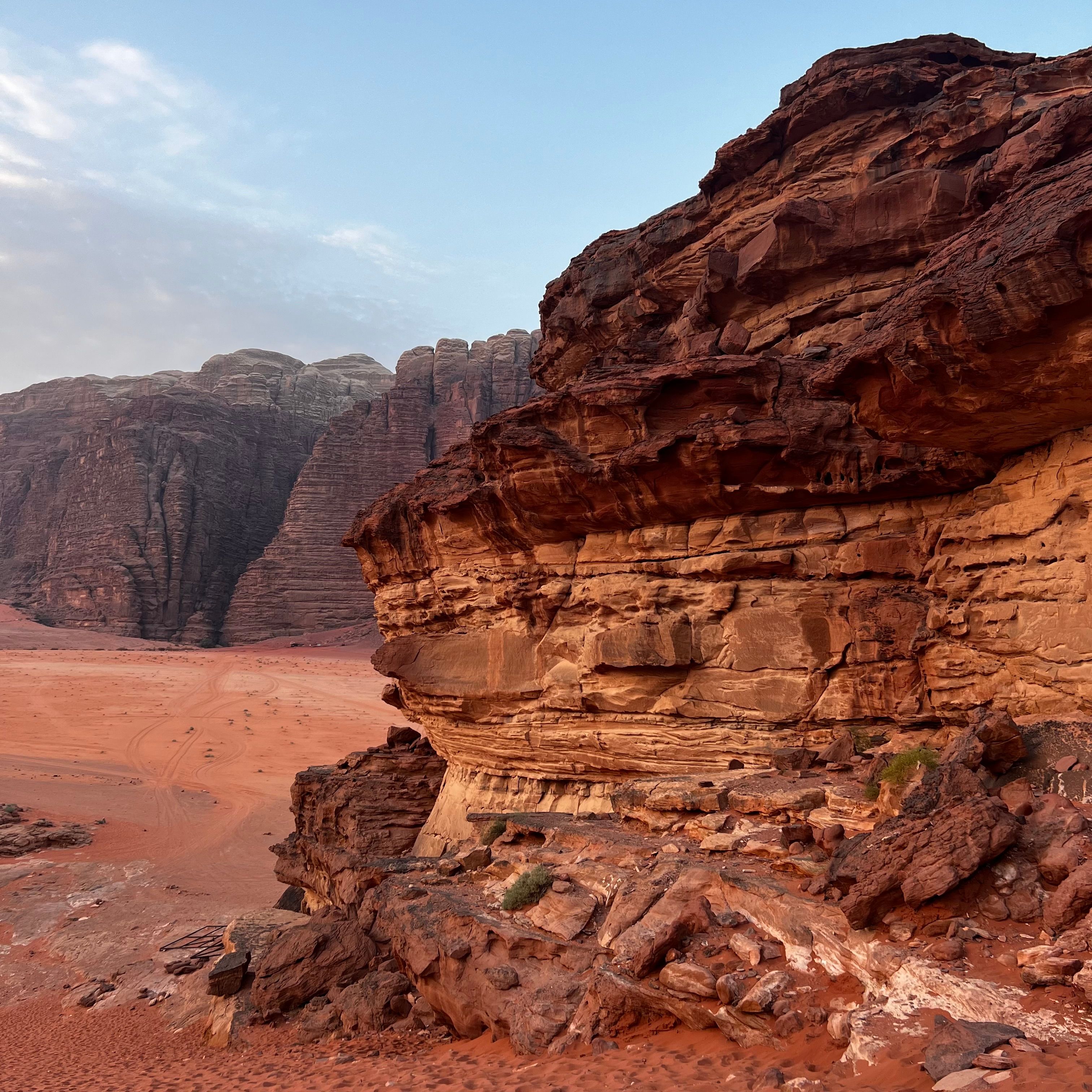 Stunning Landscape of Wadi Rum Desert at Dawn · Free Stock Photo