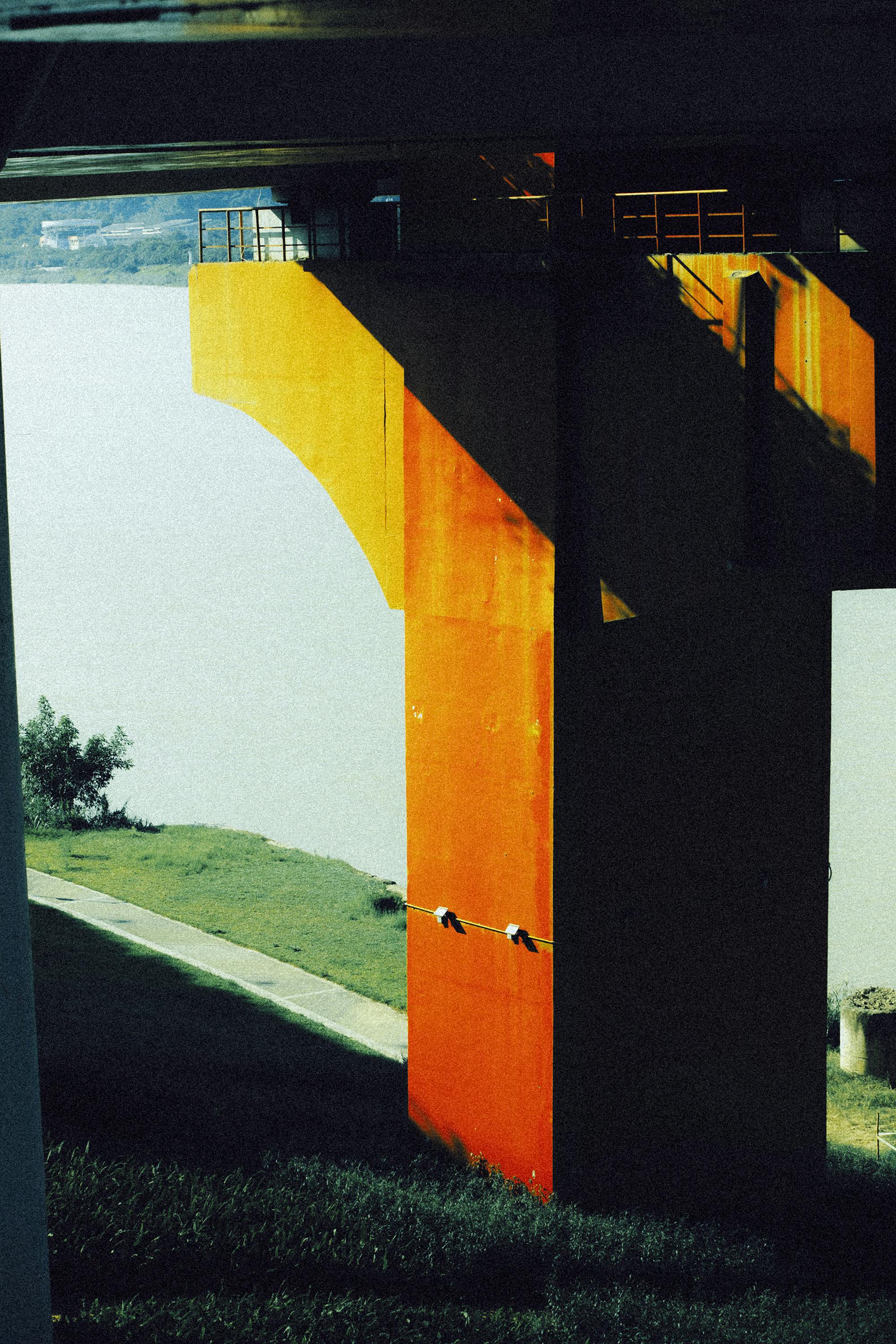 Vivid Architectural Structure by Water · Free Stock Photo