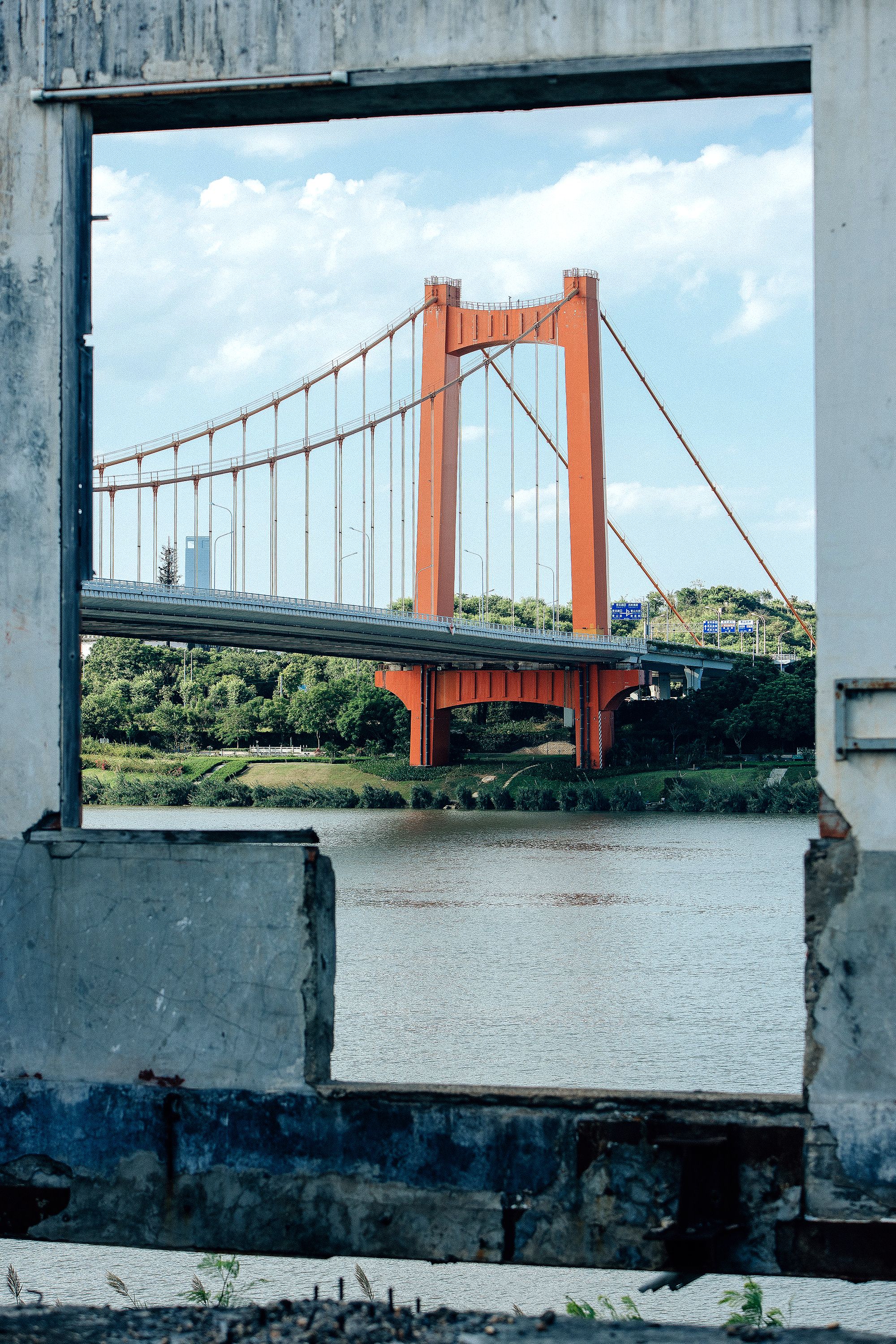 Dramatic View of Orange Suspension Bridge · Free Stock Photo